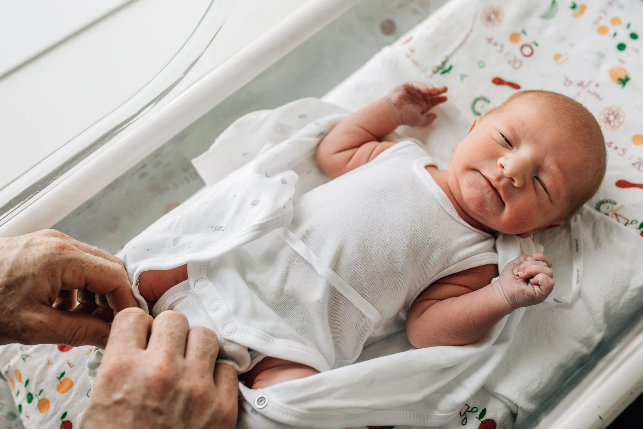 Melbourne Newborn Photographer - meeting your baby only happens once.