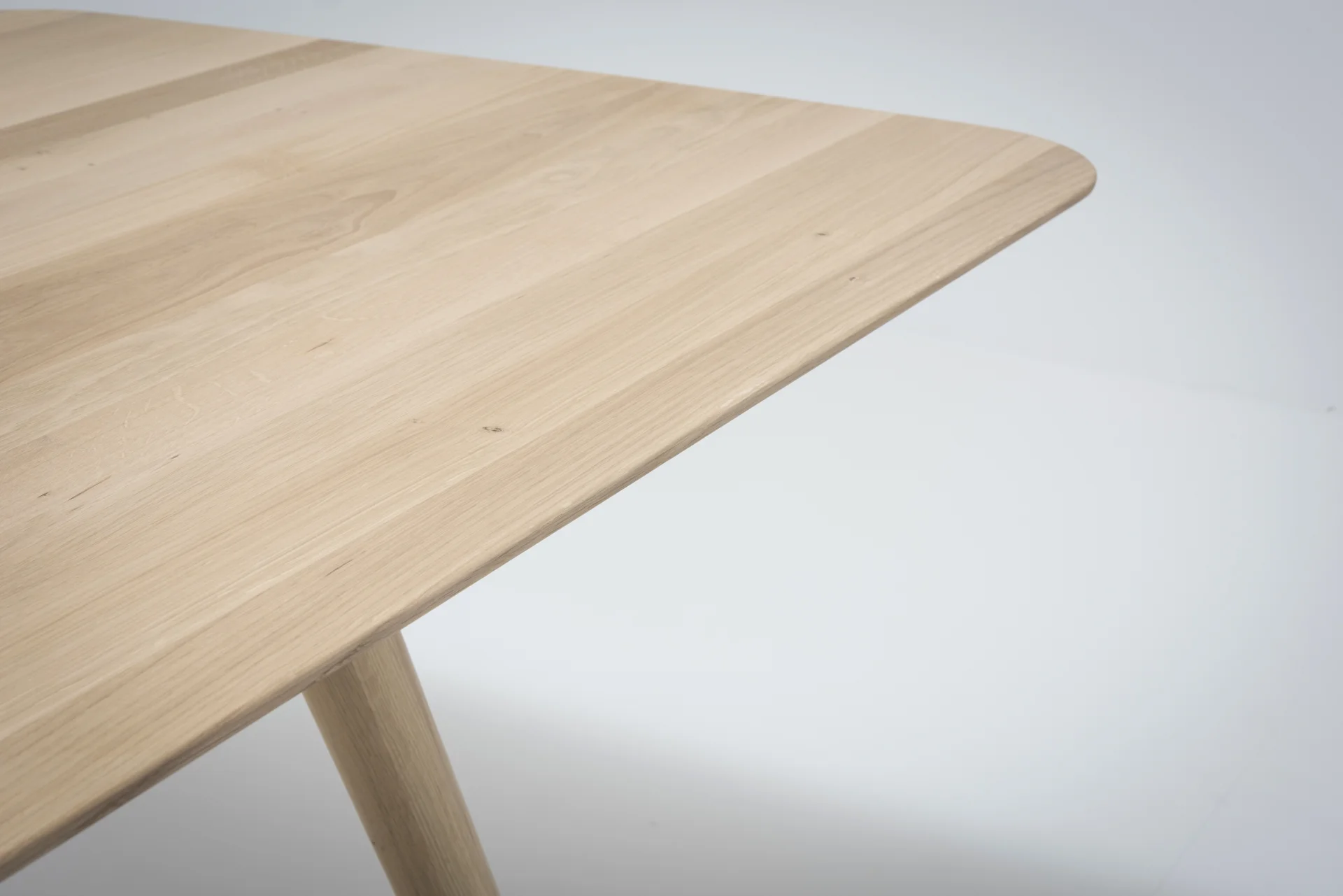 Stafa Table — Gazzda