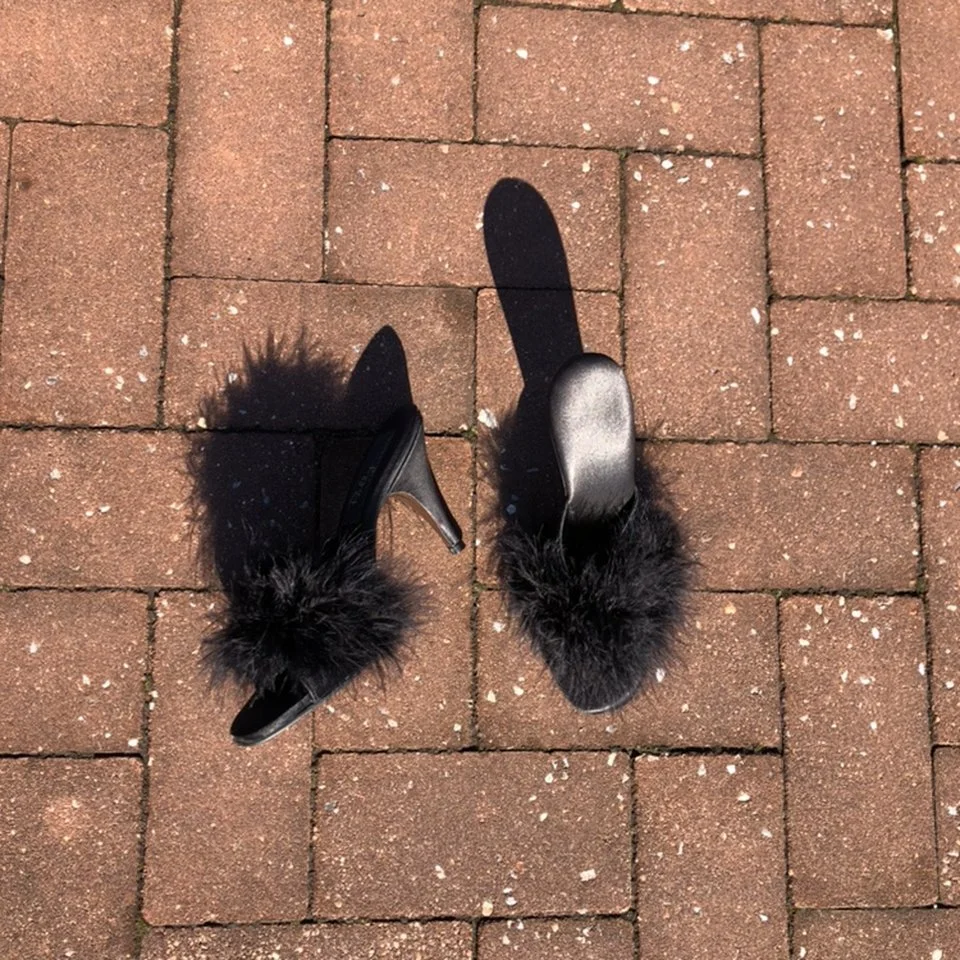 Vintage Feather Pumps — NEONDIAMONDS