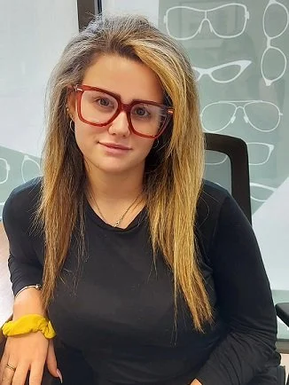 Big Glasses: Why They Aren't Always The Best — View Optometry ...