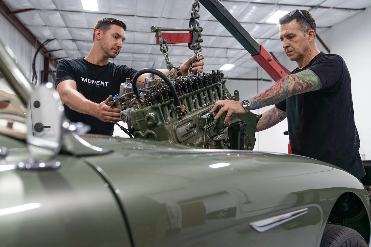 WHO WE ARE — Moment Motor Company