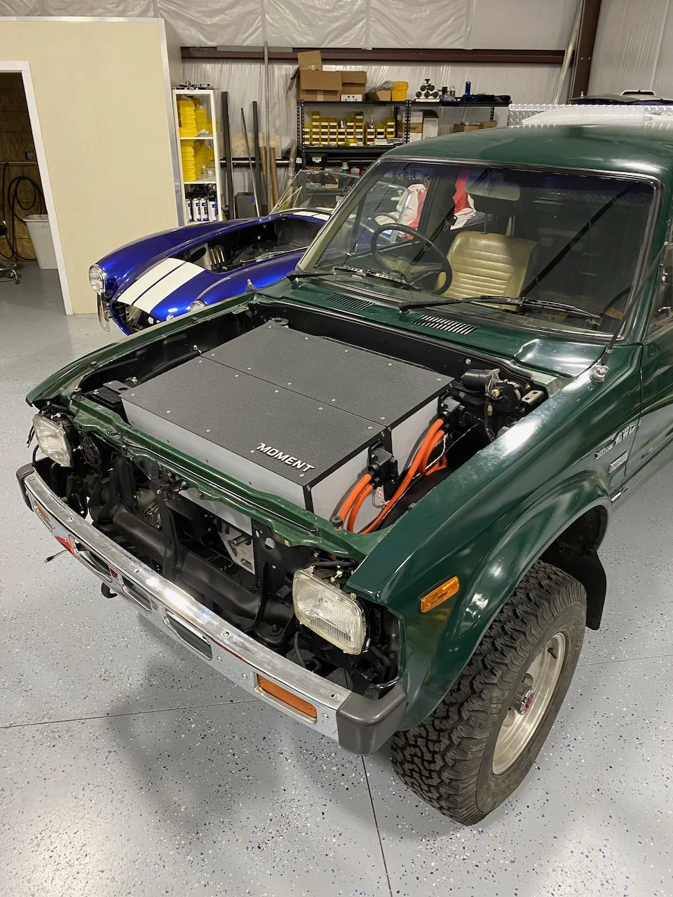 CLASSIC LINE — Moment Motor Company