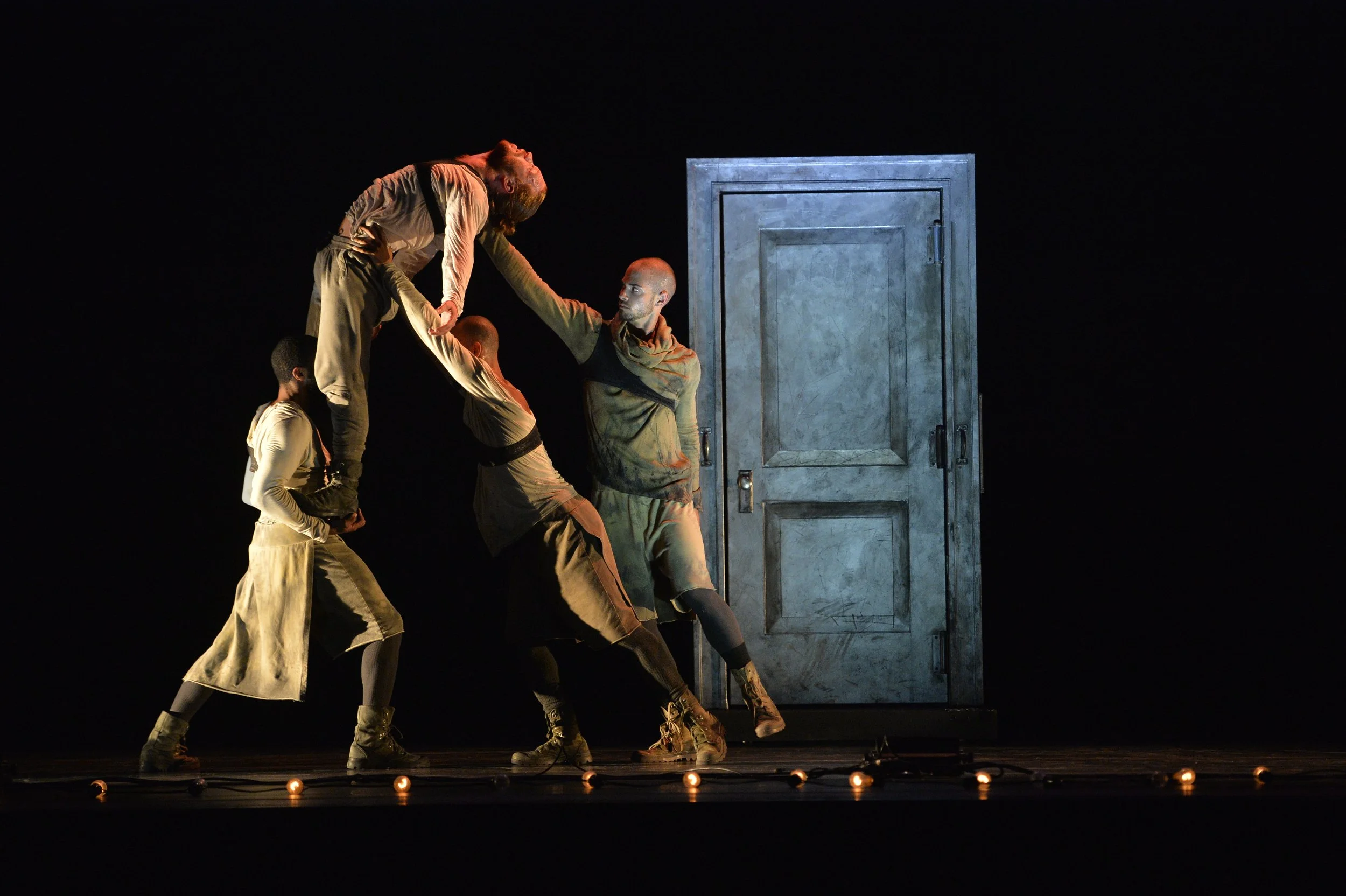 Thresh|Hold — Pilobolus