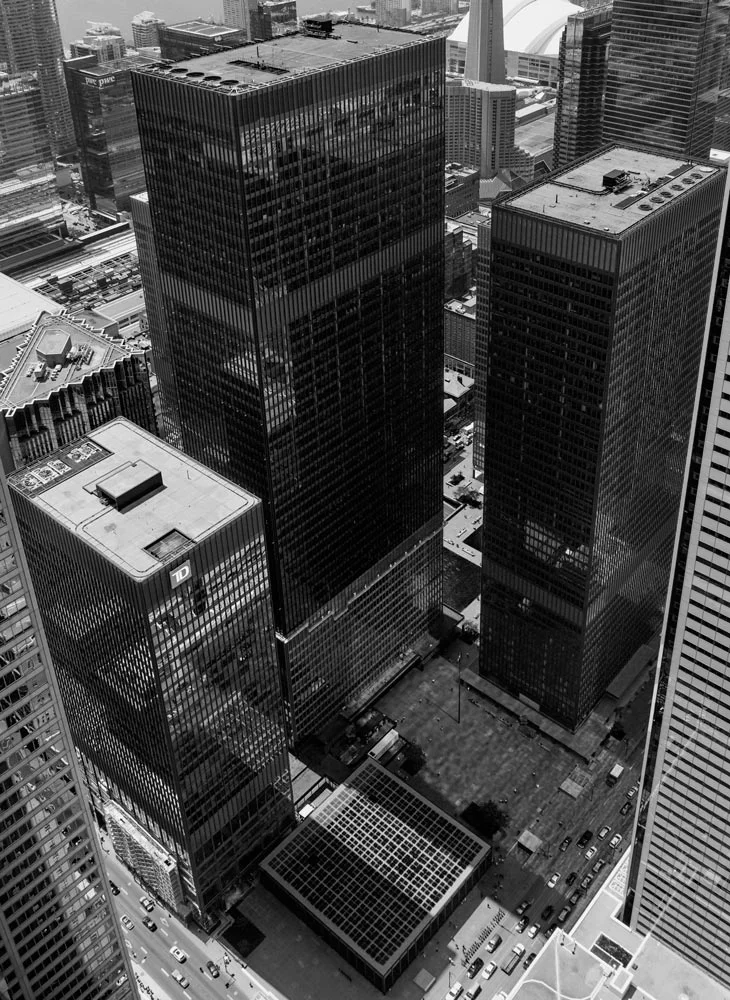 Toronto Architecture: A City Guide / by Patricia McHugh and Alex Bozikovic