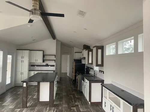 DIAMOND SERIES — TINY HOUSE