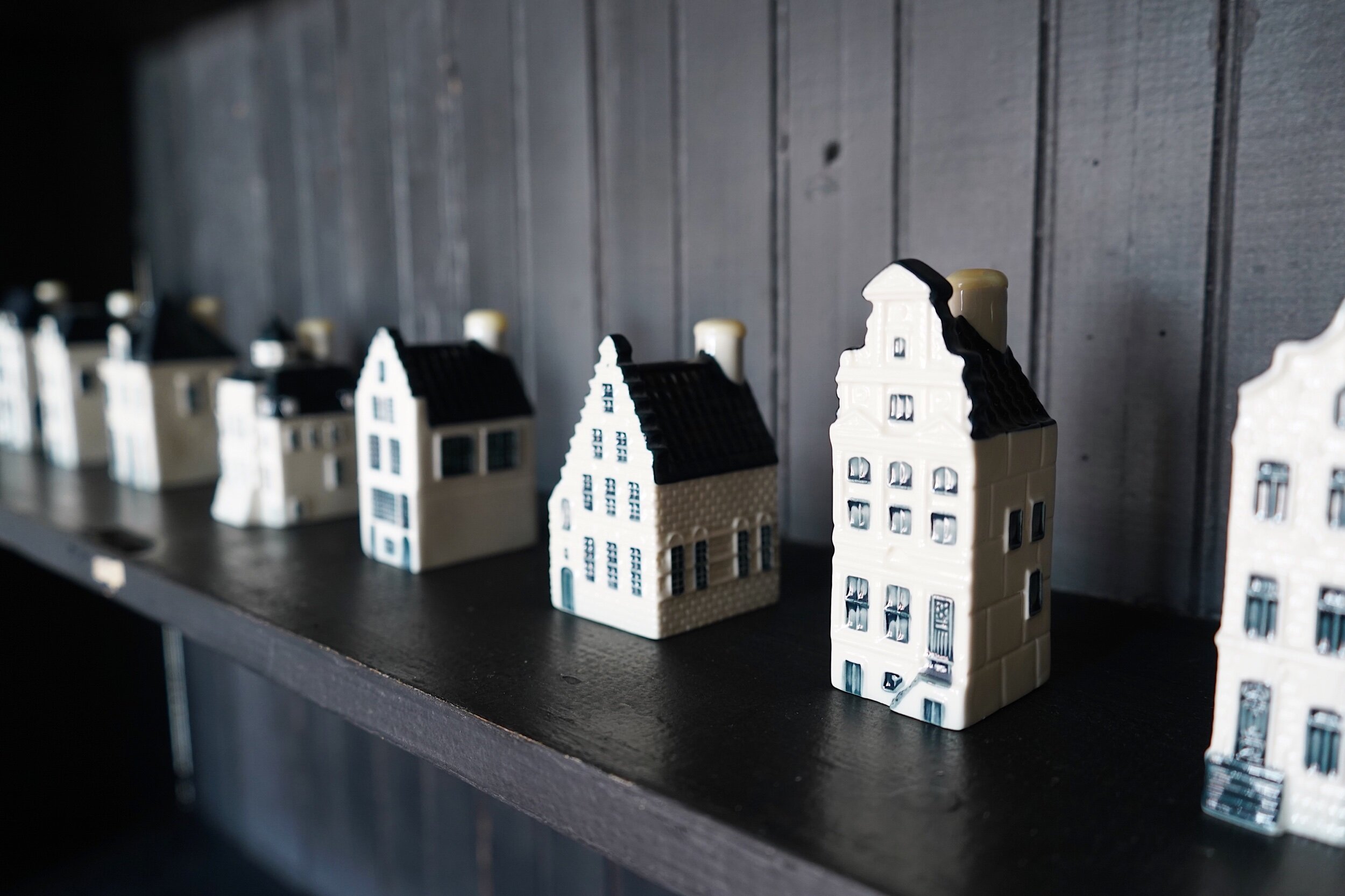 6 Ways to Style KLM Delft Blue Houses Throughout Your Home — The ...