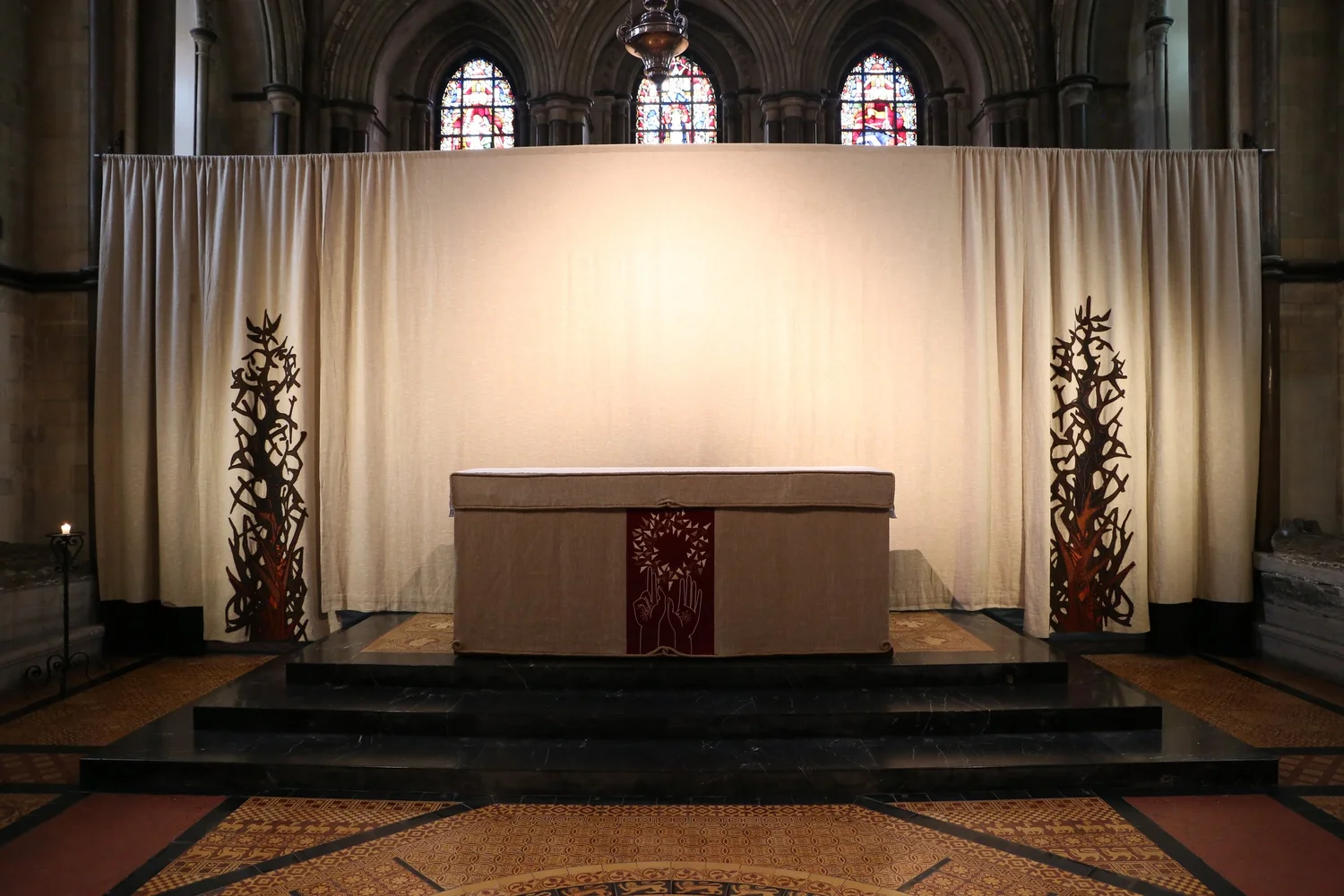 Lenten veils, arrays and vestments — Rochester Cathedral