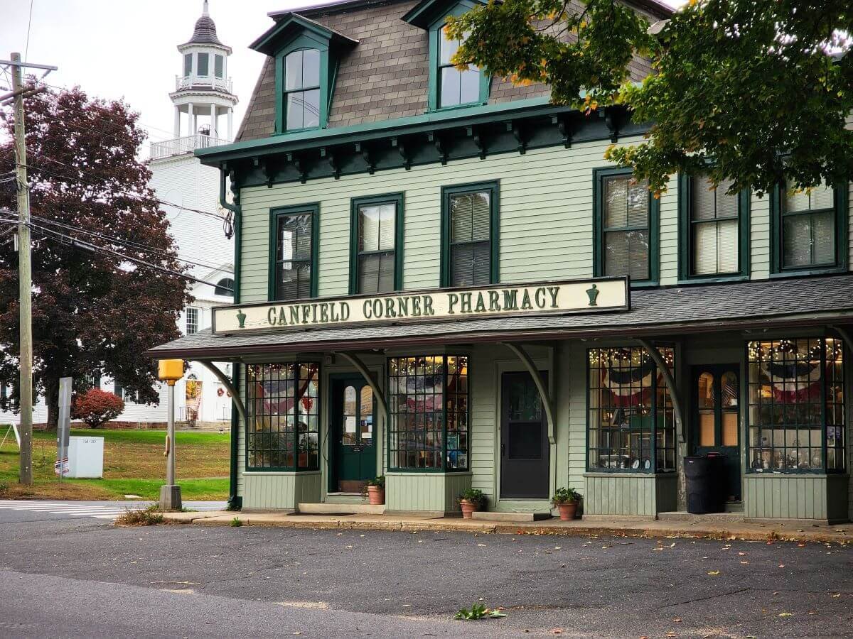 10 of the Best Gilmore Girls Towns Like Stars Hollow in Connecticut ...