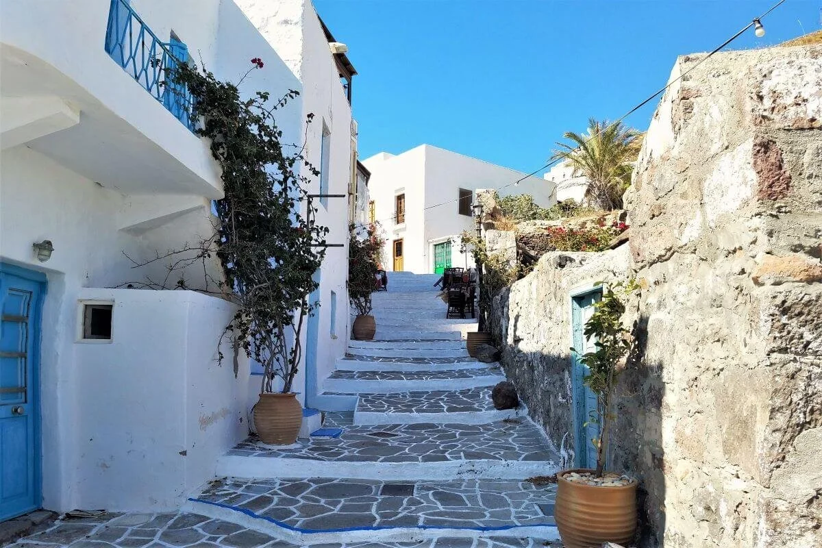 Where to Stay on Milos Greece: How to Find the Best Milos Hotels ...