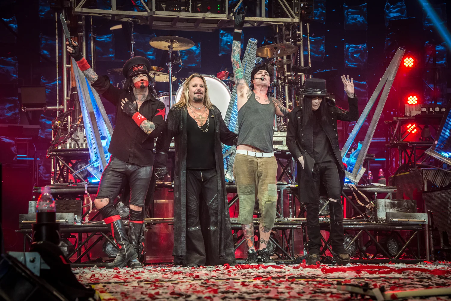Bio — Mötley Crüe