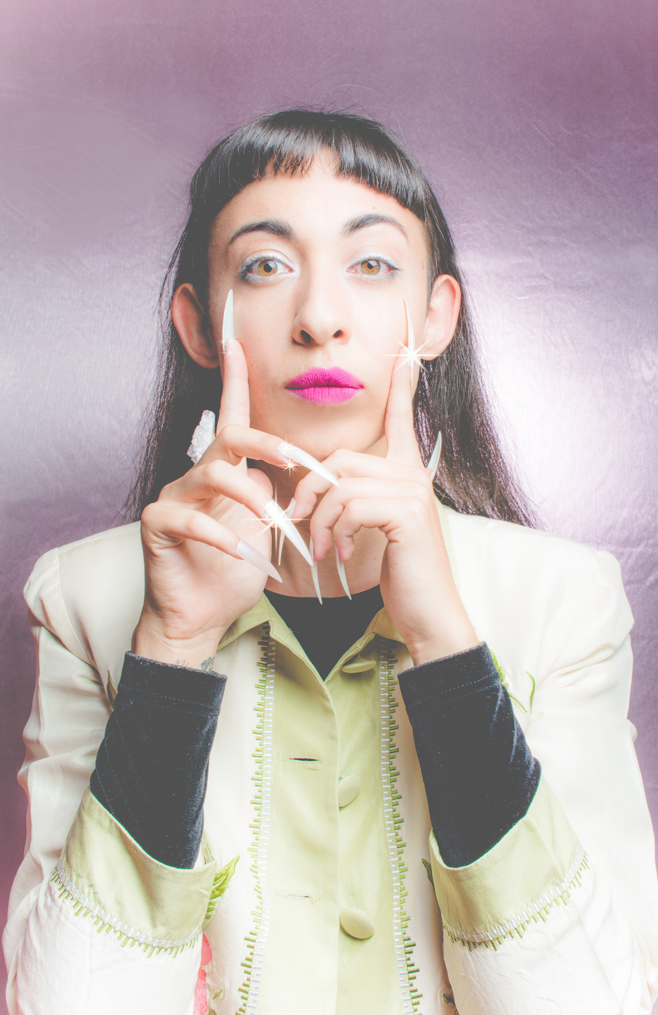 Carla Rivarola celebra los XX años de Austin TV con un tema altamente ...