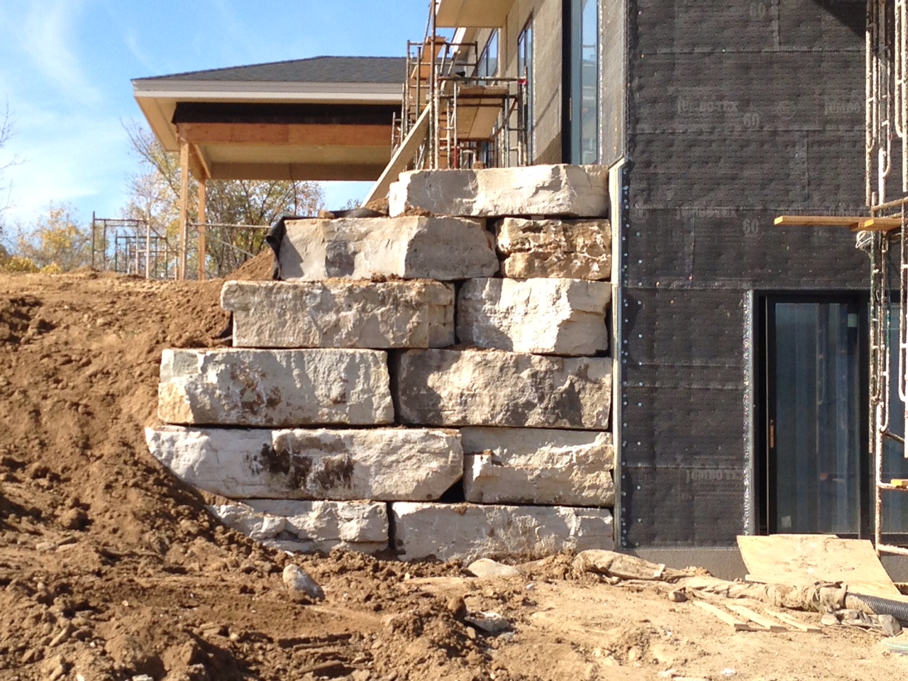 Limestone Boulder Retaining Walls | Twin Cities, MN — Stonewall Inc ...