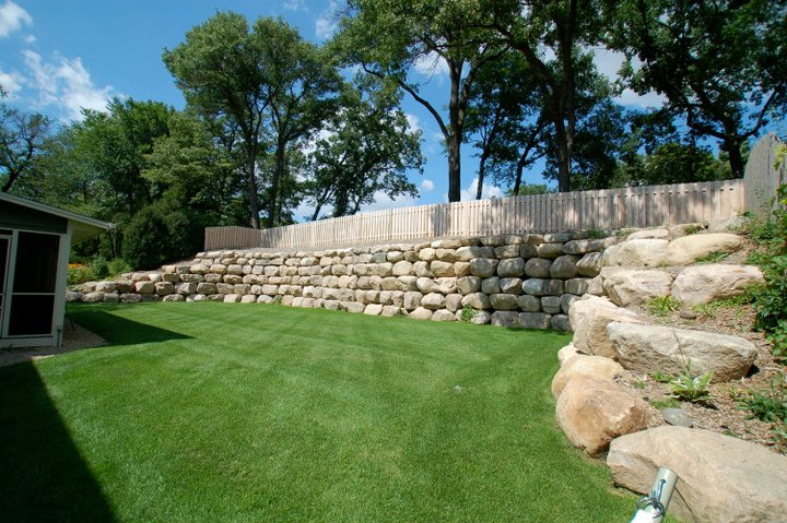 Fieldstone Retaining Wall Projects | Minnesota — Stonewall Inc. Boulder ...