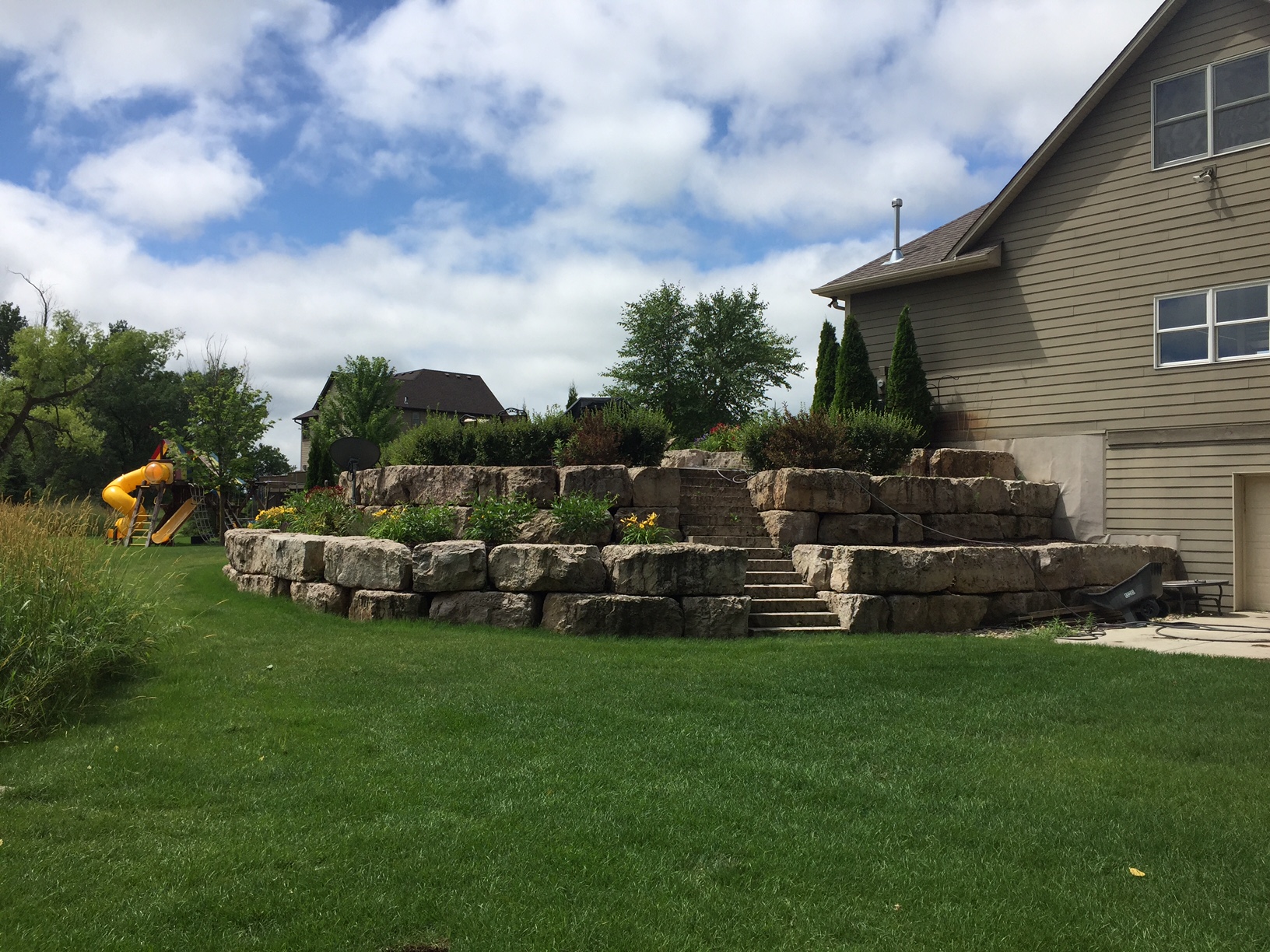 Limestone Boulder Retaining Walls | Twin Cities, MN — Stonewall Inc ...