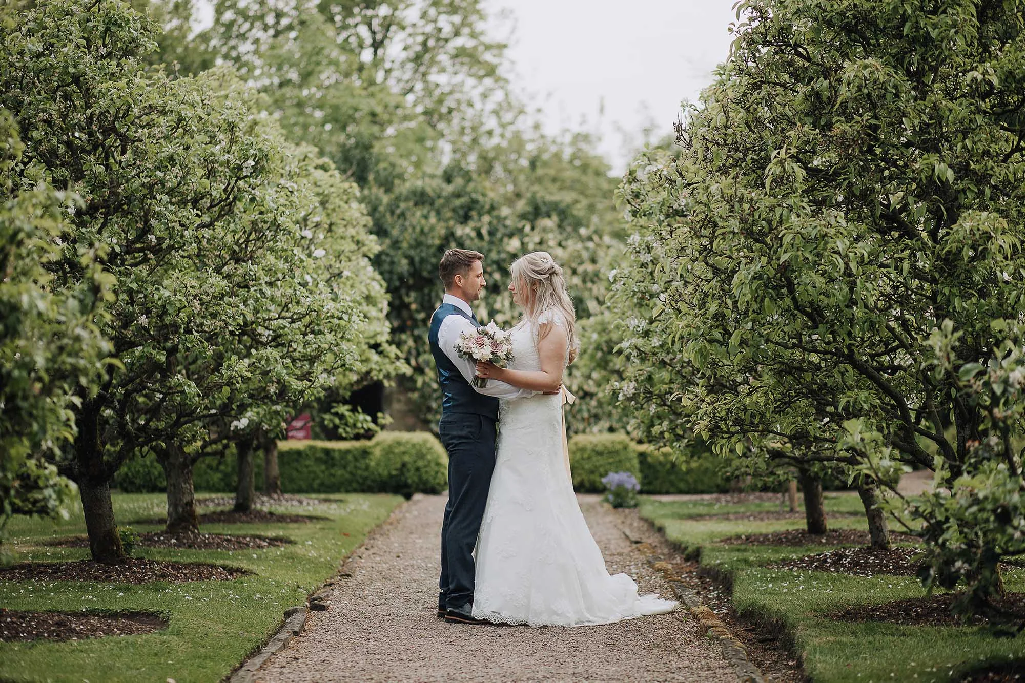 East Riddlesden Hall Wedding | Maddie Farris Photography