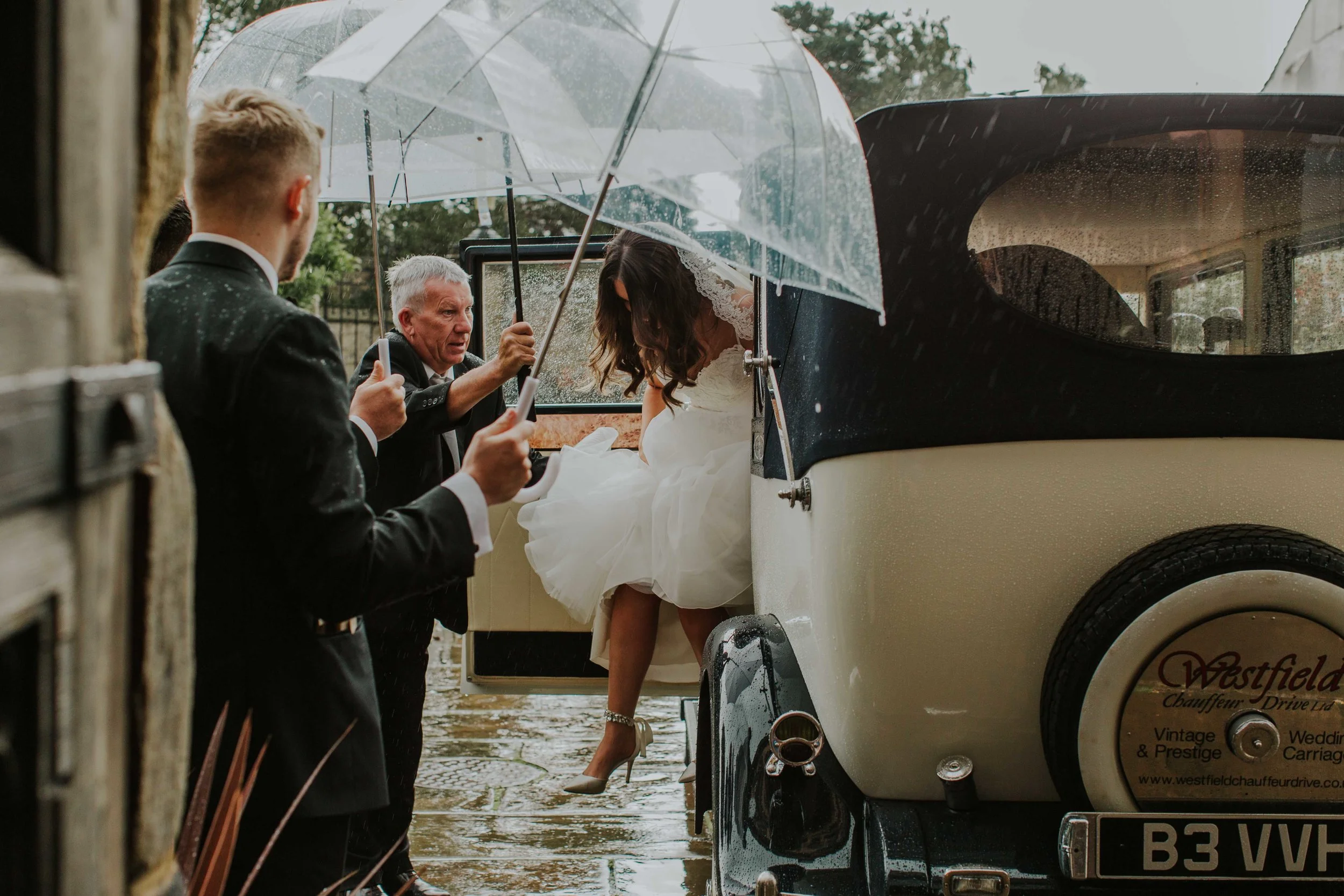 The Fleece Countryside Inn Wedding-Maddie Farris Photography
