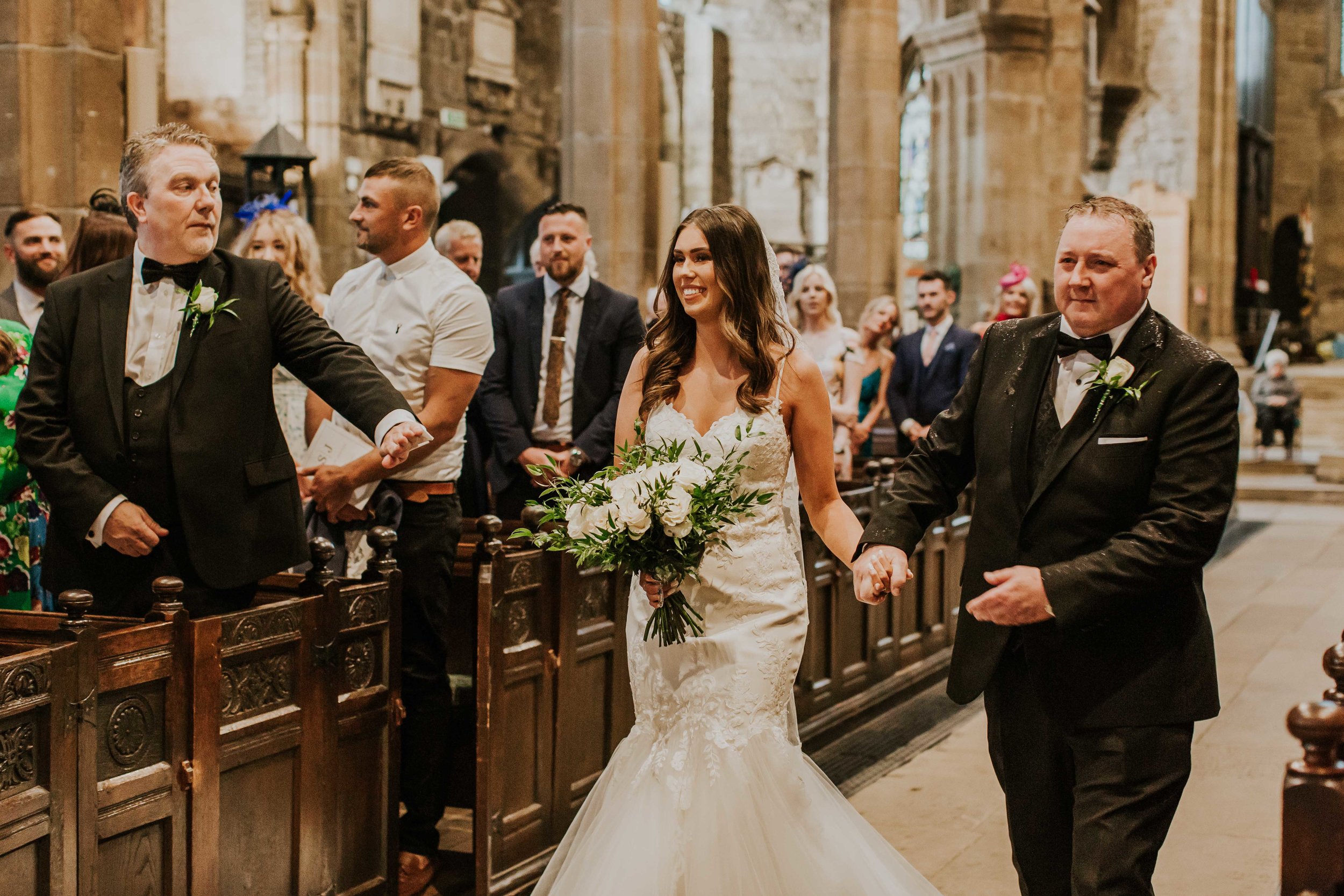 The Fleece Countryside Inn Wedding-Maddie Farris Photography