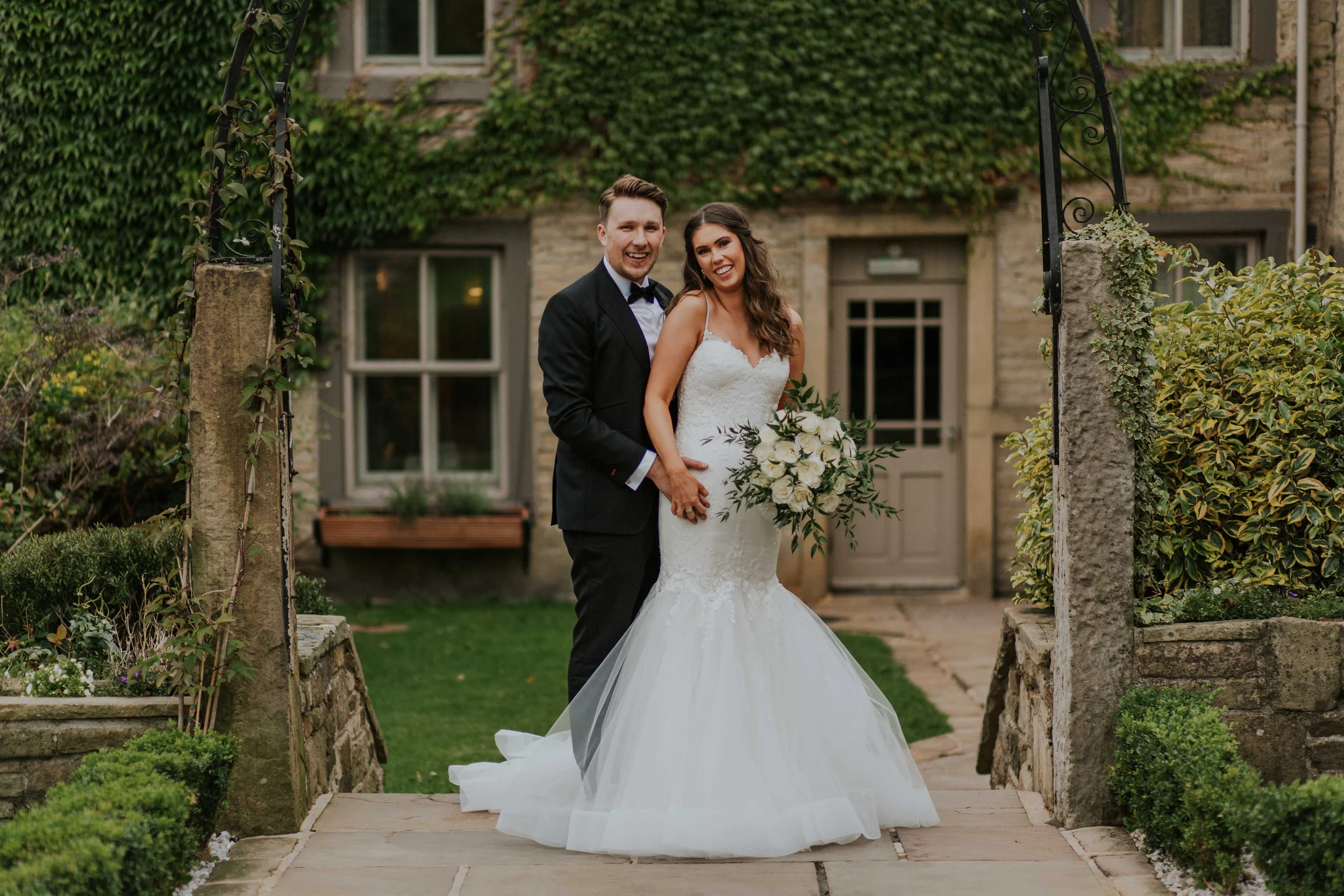 The Fleece Countryside Inn Wedding-Maddie Farris Photography