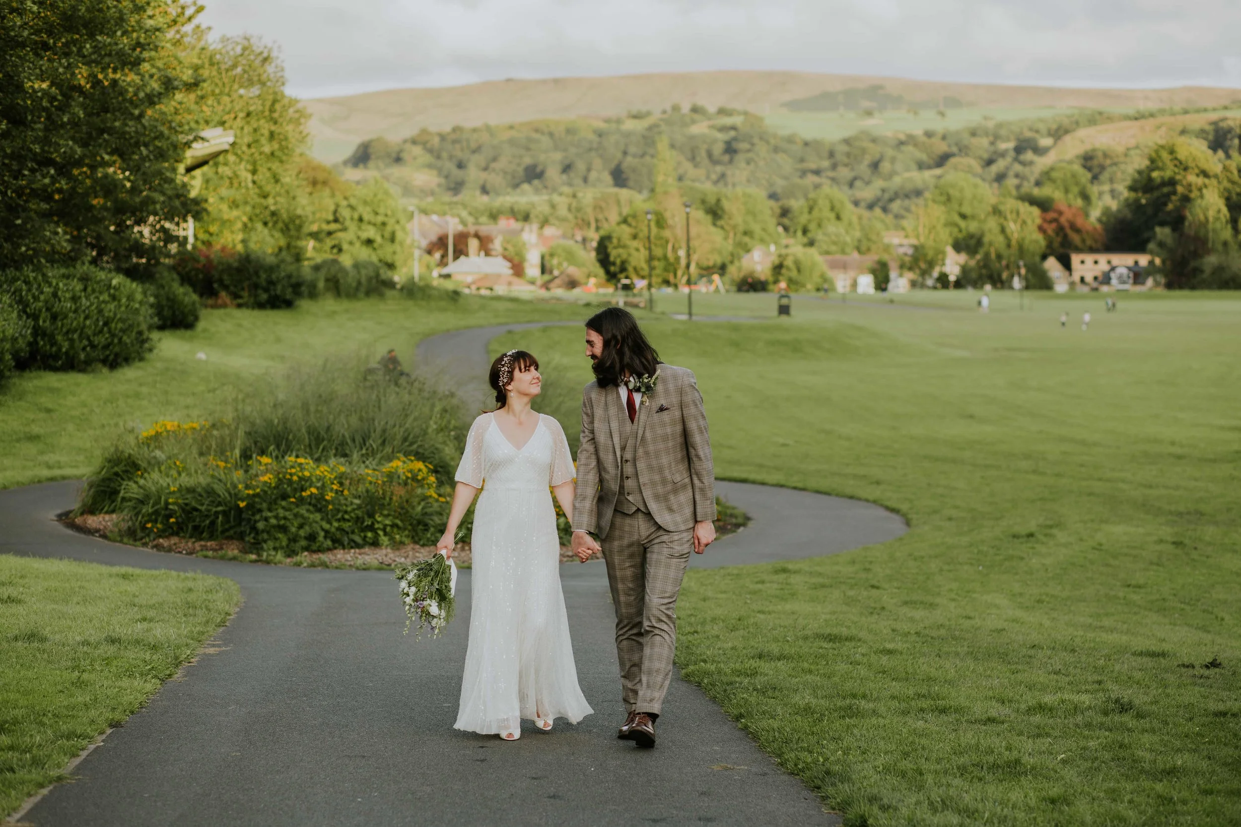 Fielden Hall Todmorden Wedding-Maddie Farris Photography