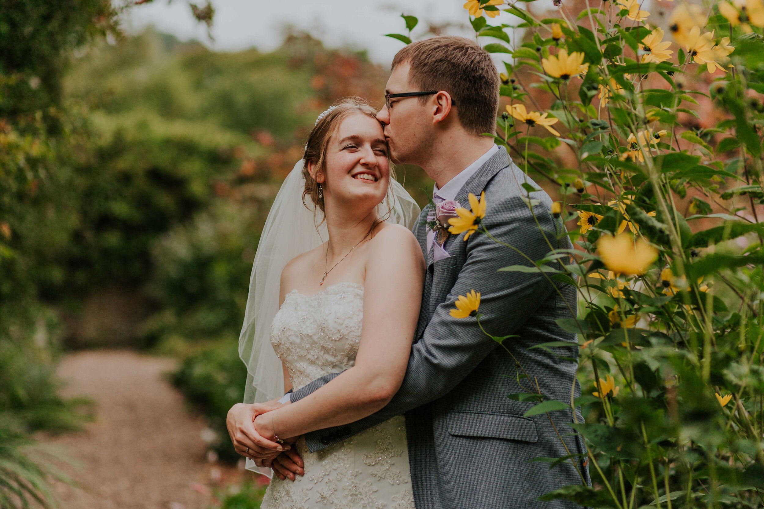 Airedale Barn at East Riddlesden Hall Wedding | Maddie Farris Photography