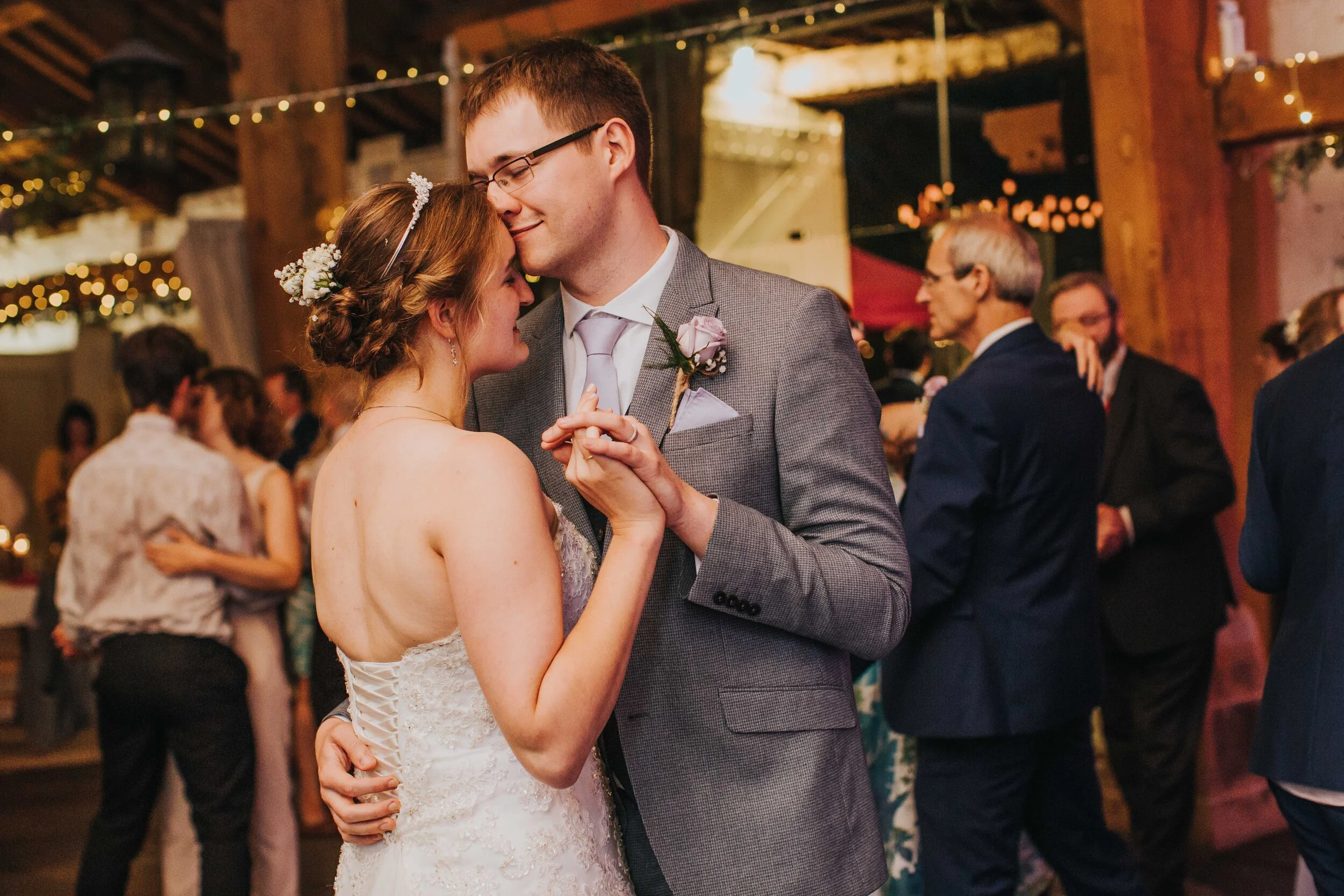 Airedale Barn at East Riddlesden Hall Wedding | Maddie Farris Photography