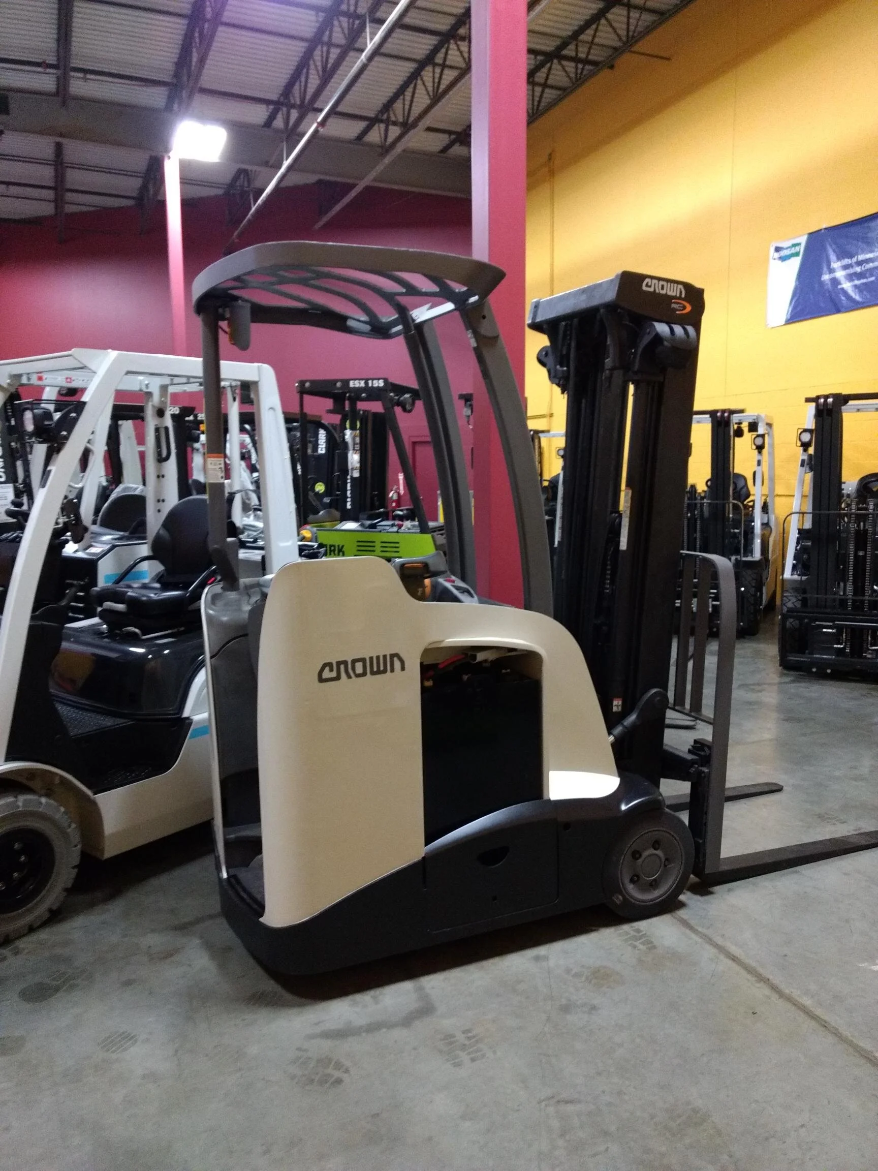 Forklifts of Minnesota, Inc.-Used Forklifts, Telehandlers, Scissor ...