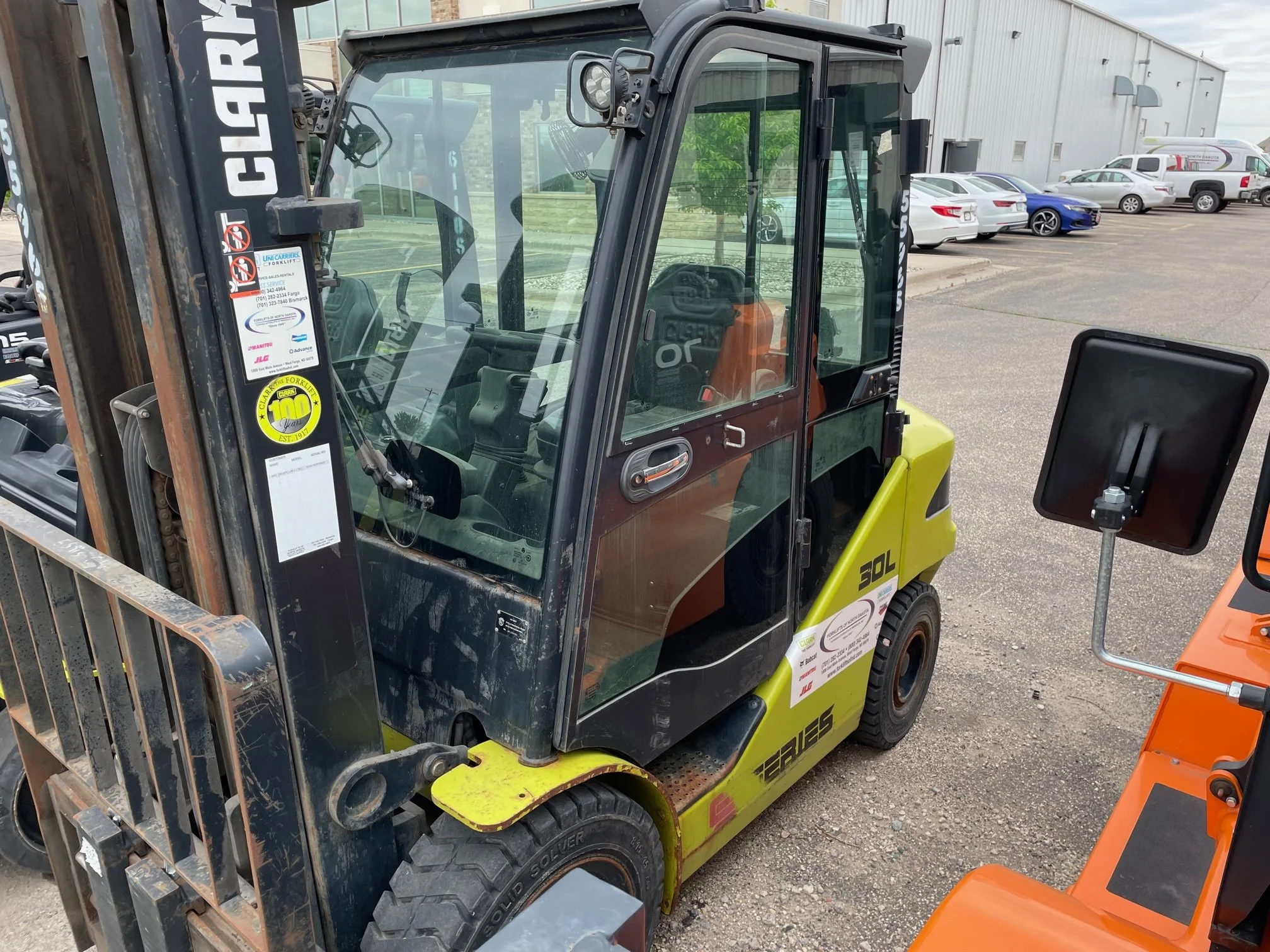 Forklifts of Minnesota-Used Forklifts, Telehandlers, Scissor Lifts, etc.