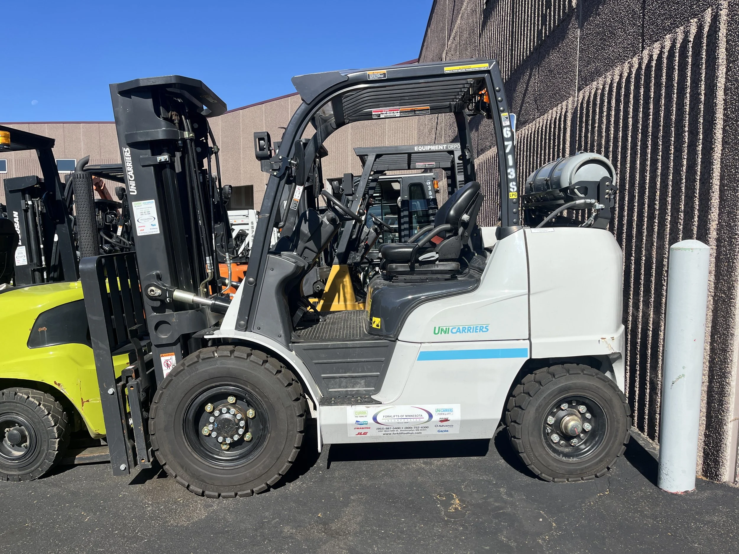 Forklifts of Minnesota, Inc.-Used Forklifts, Telehandlers, Scissor ...