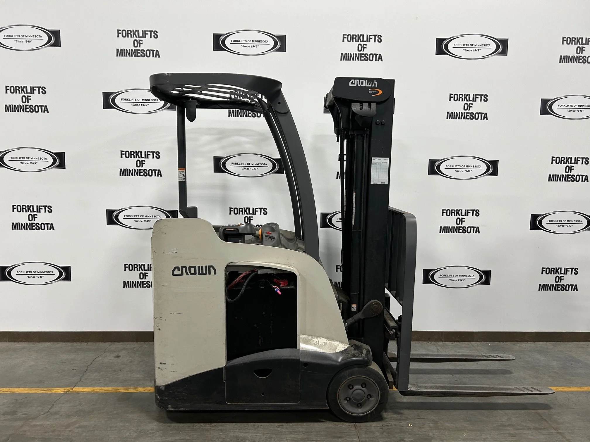 Forklifts of Minnesota, Inc.-Used Forklifts, Telehandlers, Scissor ...