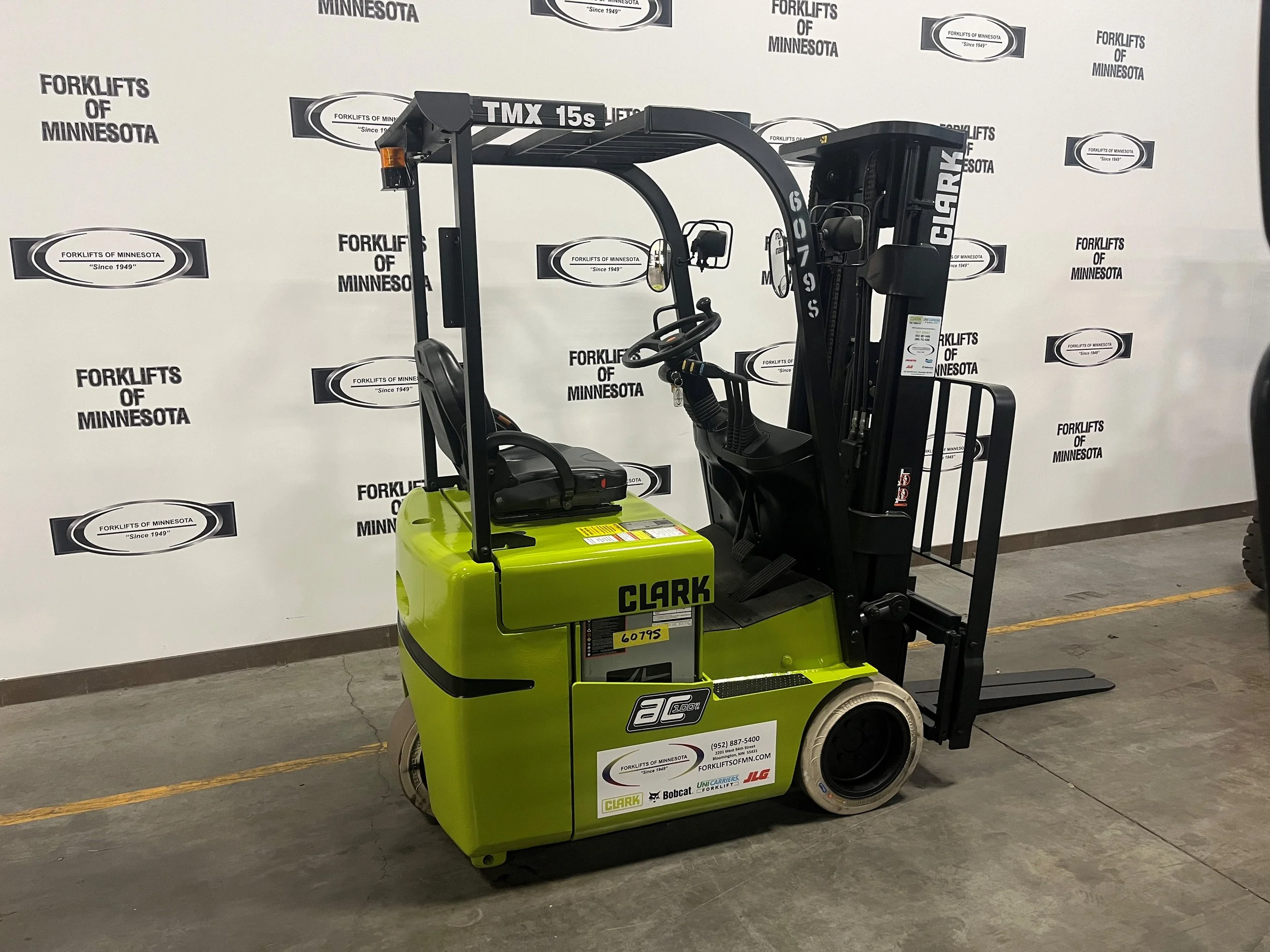 Forklifts of Minnesota-Used Forklifts, Telehandlers, Scissor Lifts, etc.