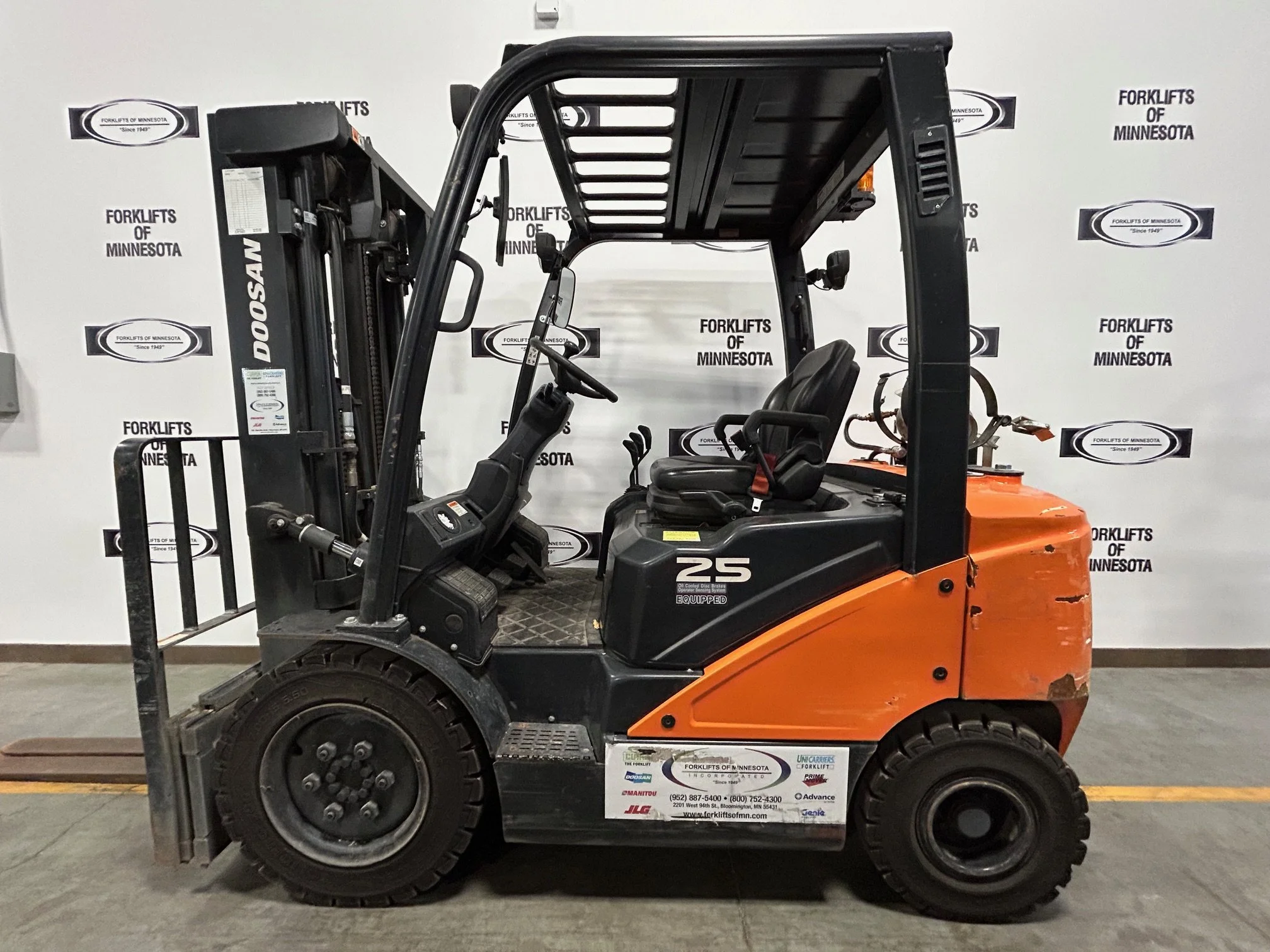 Forklifts of Minnesota, Inc.-Used Forklifts, Telehandlers, Scissor ...