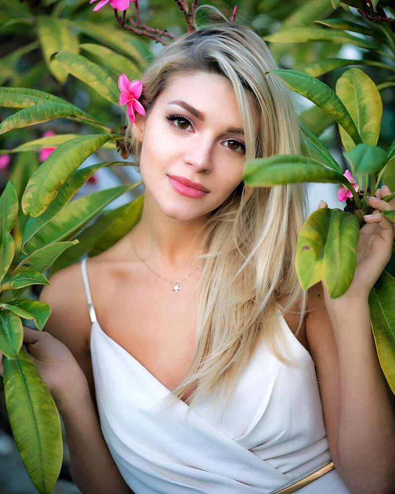 Max Reeves — Max Reeves modeling portfolio