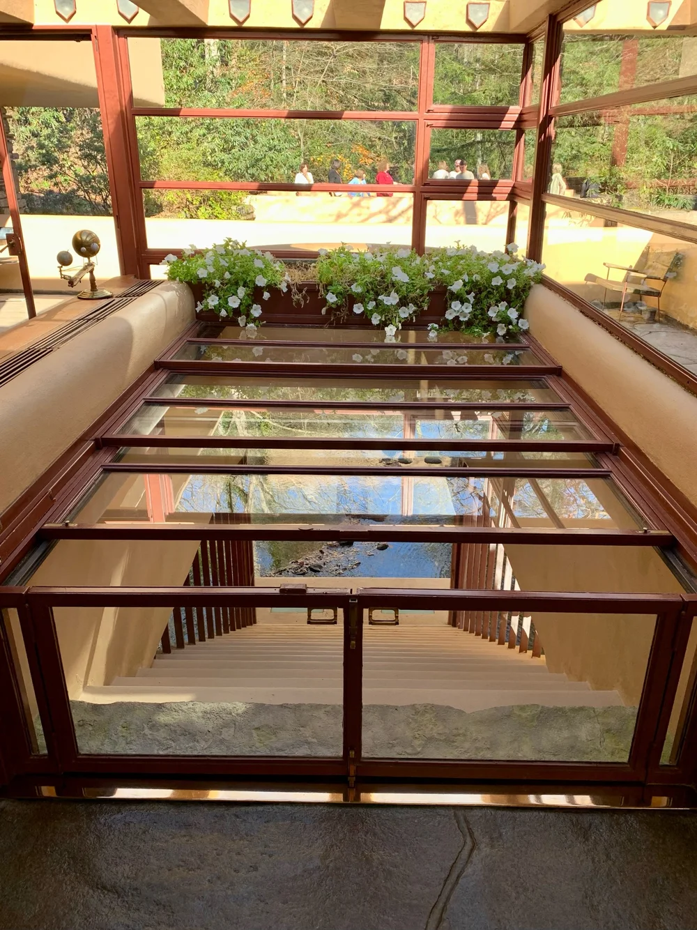 Architect Corner - Frank Lloyd Wright, Fallingwater — Carolyn Adventure ...