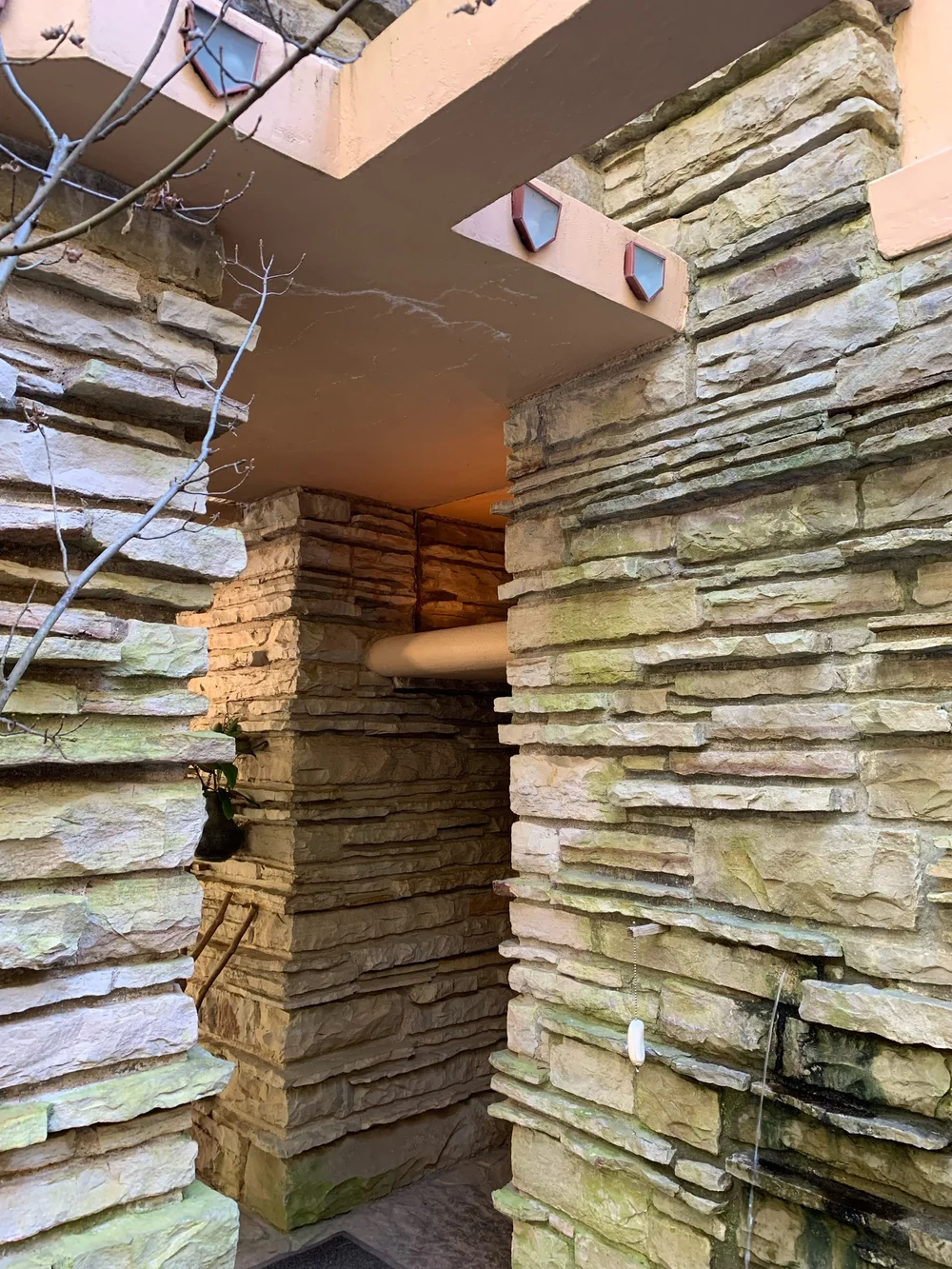 Architect Corner - Frank Lloyd Wright, Fallingwater — Carolyn Adventure ...