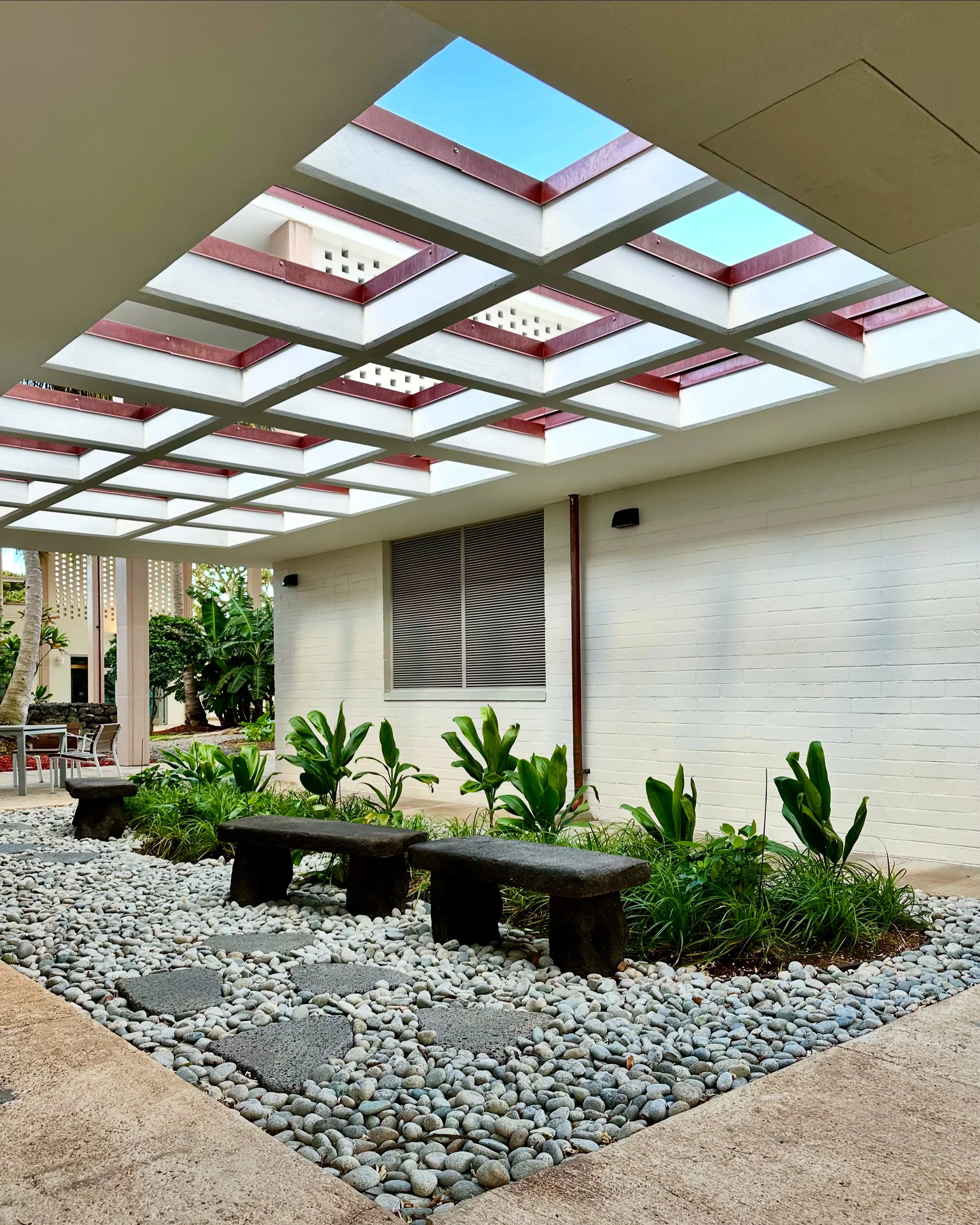 Campus Architecture - UH-Manoa — Carolyn Adventure Tours