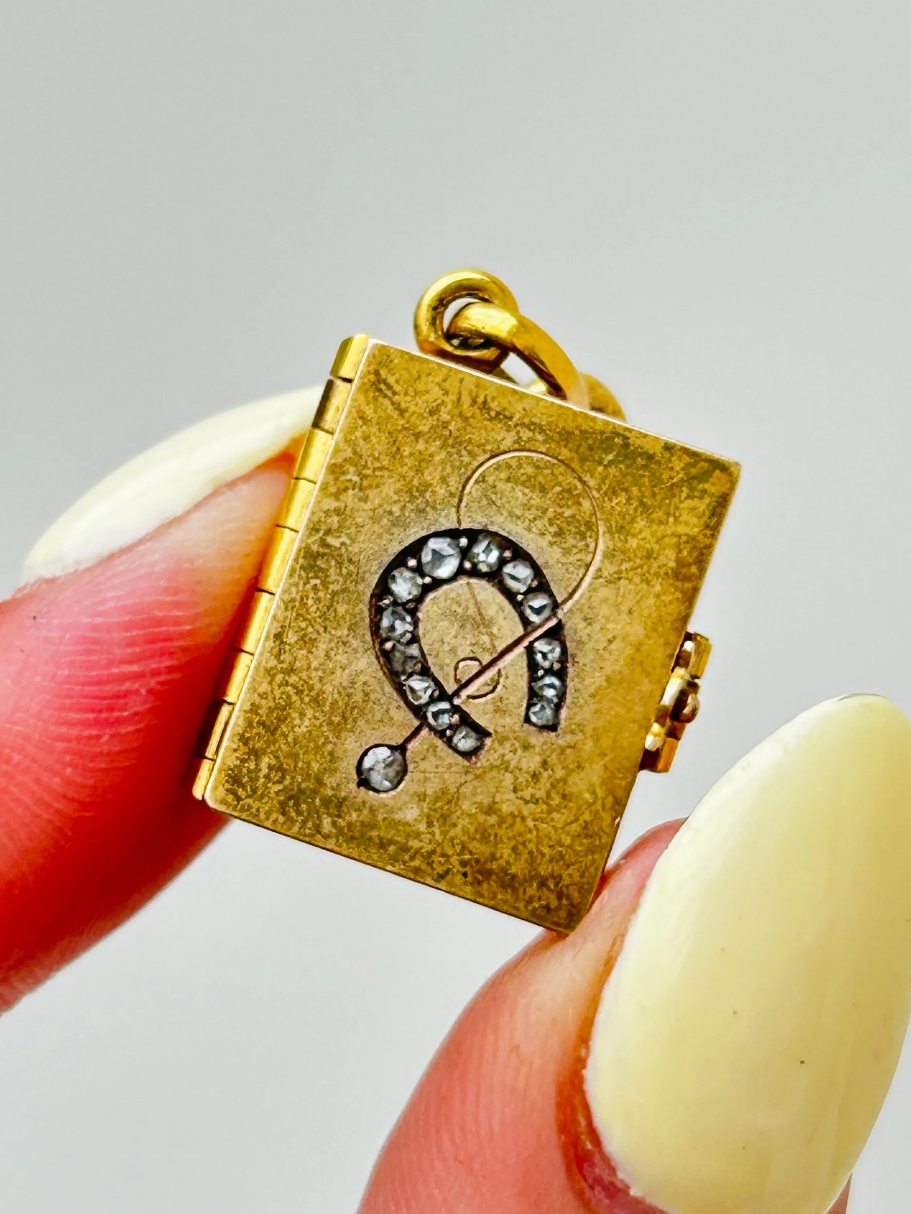 Locket Pendants / Brooches — Gembank1973