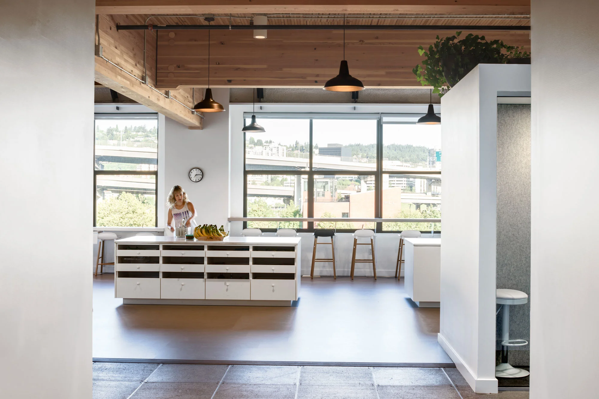 Simple Headquarters — Hacker