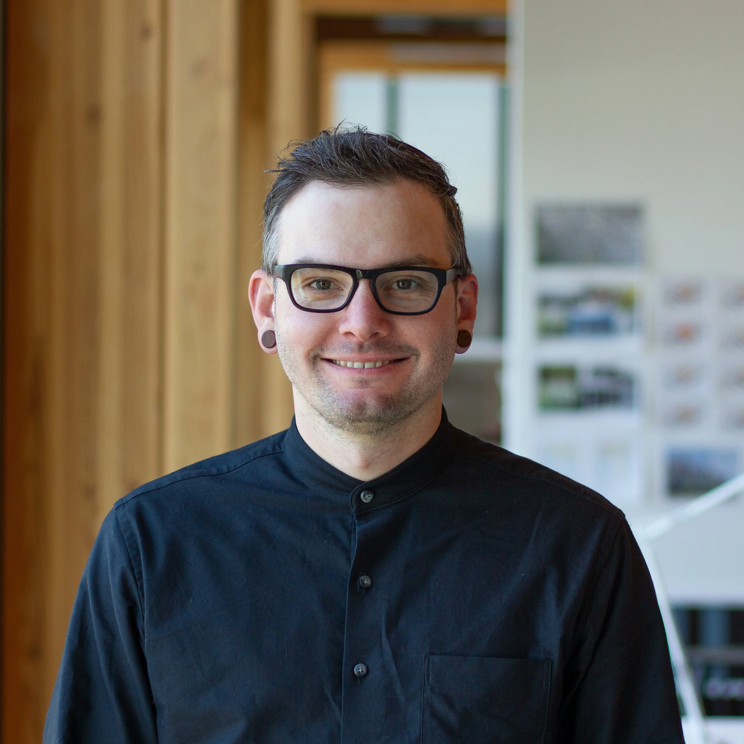 People Associates — Hacker