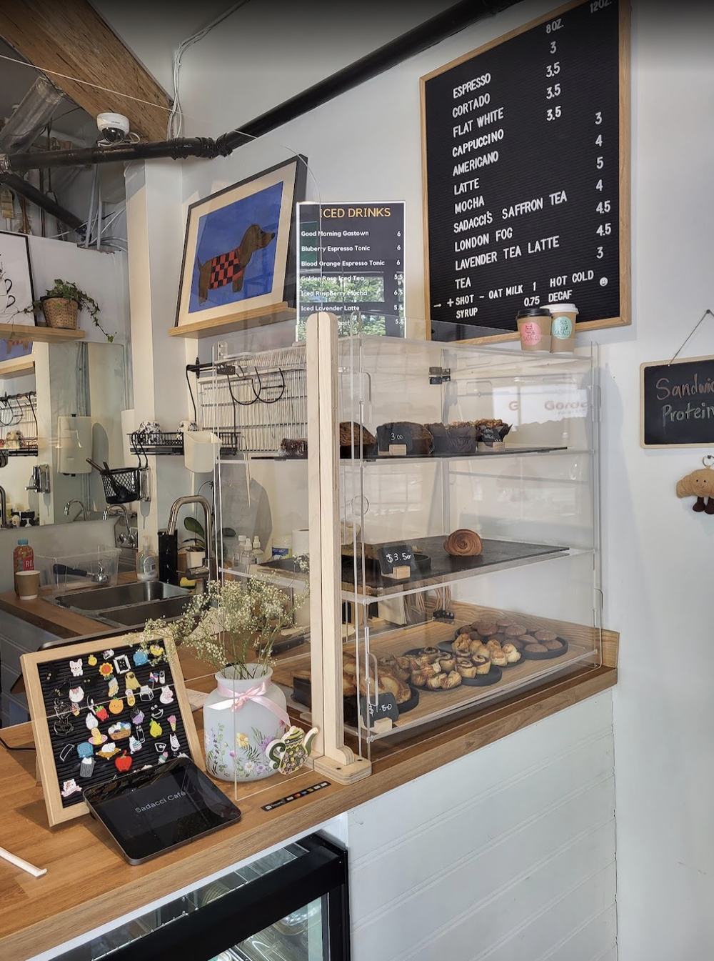 Custom Plexiglass Pastry Display Cases for Restaurants and Cafes — Klo ...