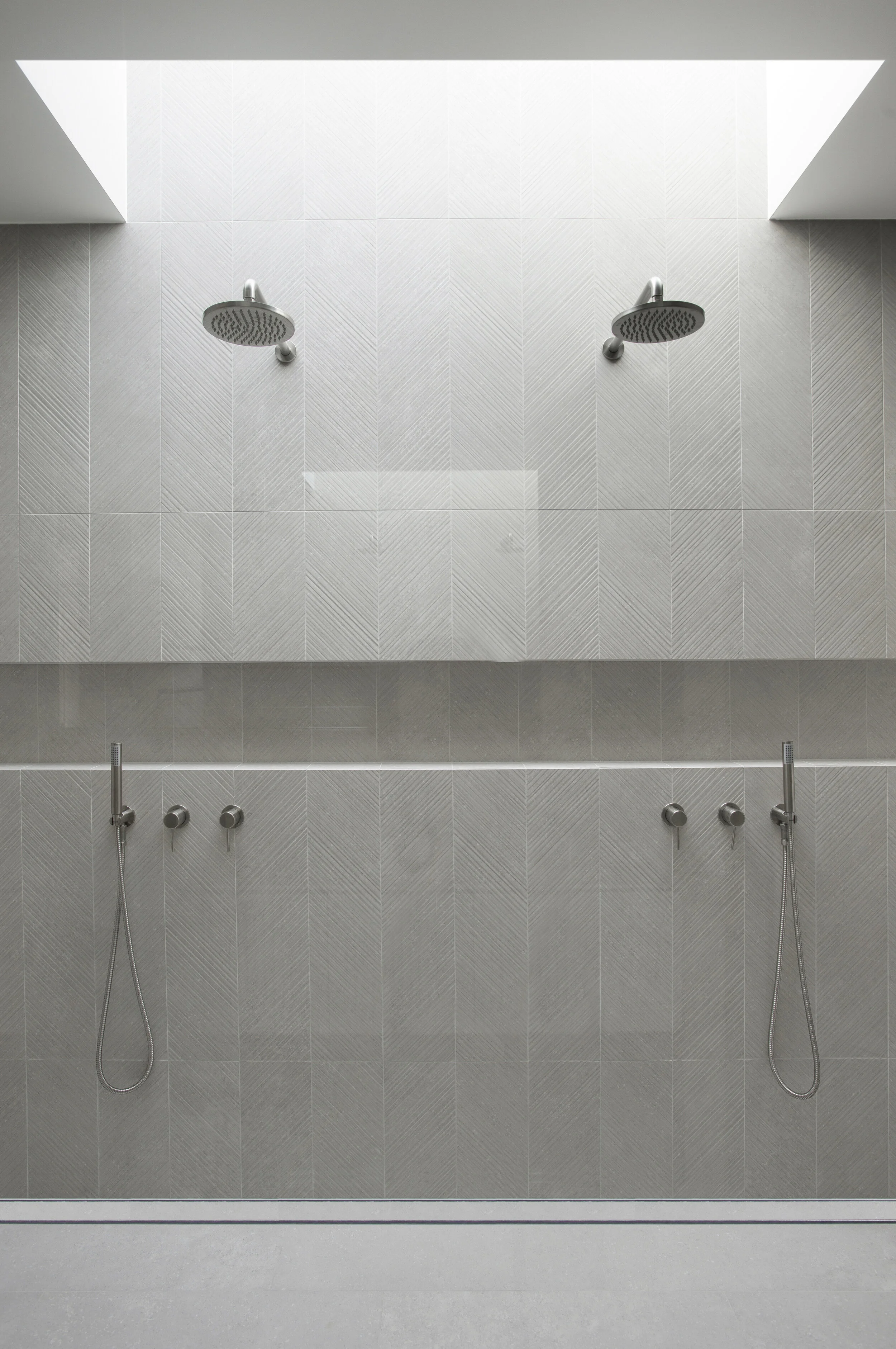 How To Choose The Perfect Feature Tile For Your Bathroom — Zephyr Stone