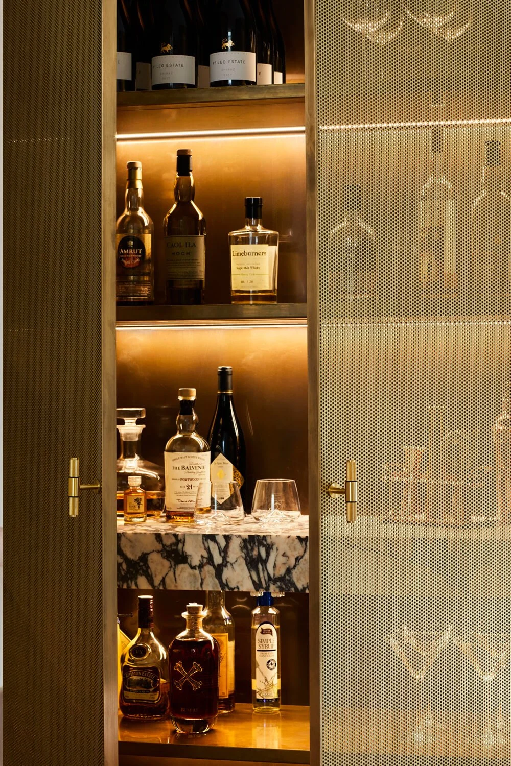 8 Home Bar Ideas That Raise The Bar | Minibar + At Home Bar Ideas ...