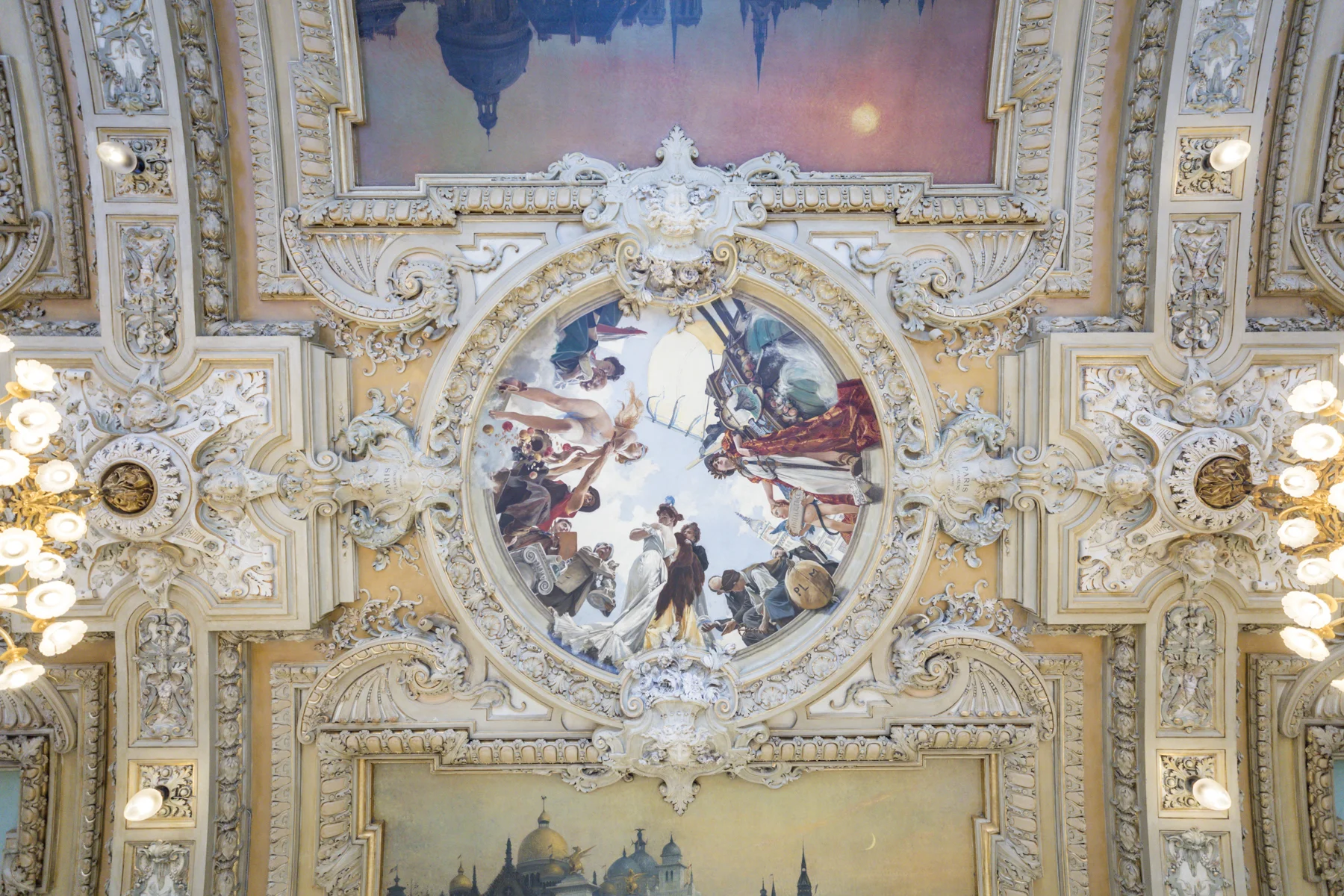 Le Train Bleu — Parisian Moments