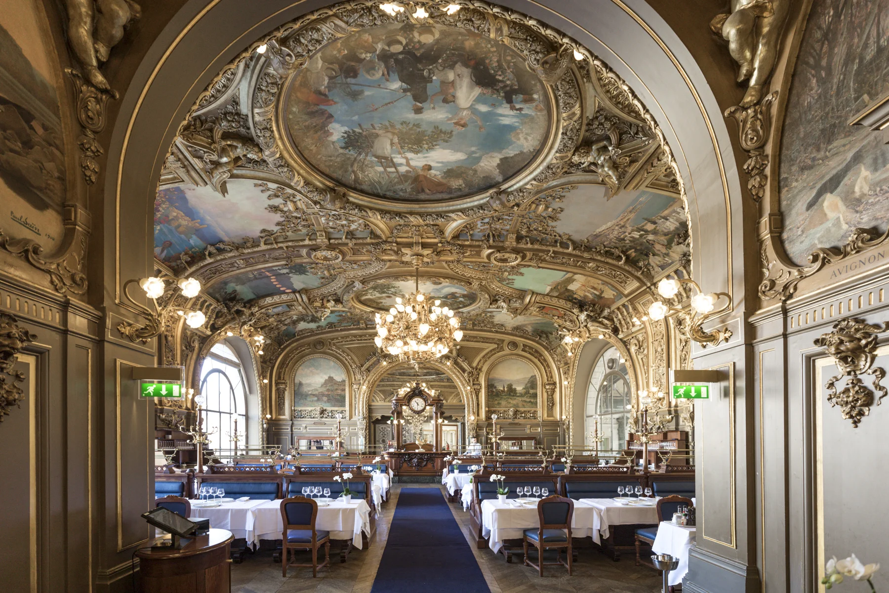 Le Train Bleu — Parisian Moments