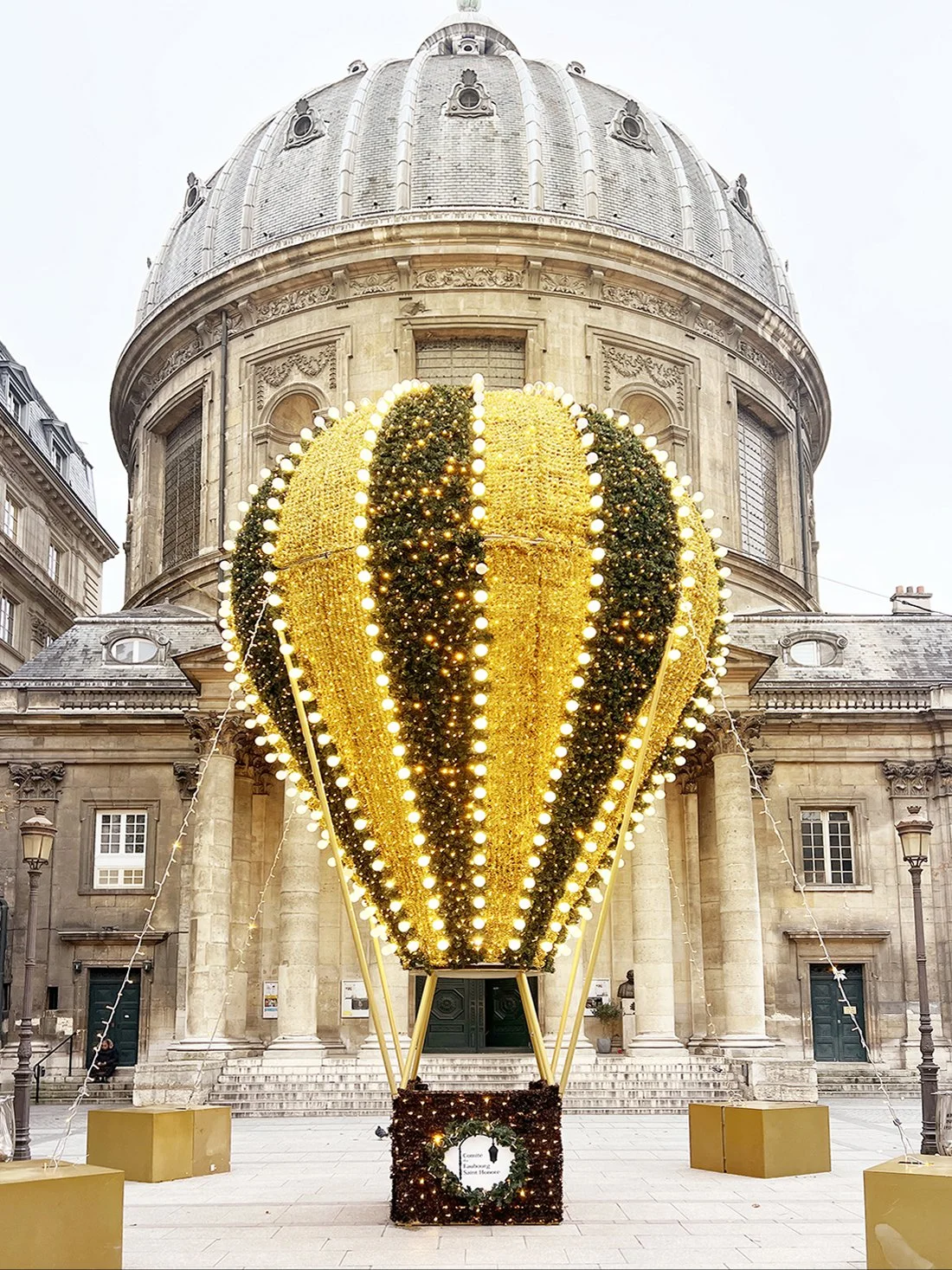 HOLIDAY SEASON IN PARIS - 2022 — Parisian Moments