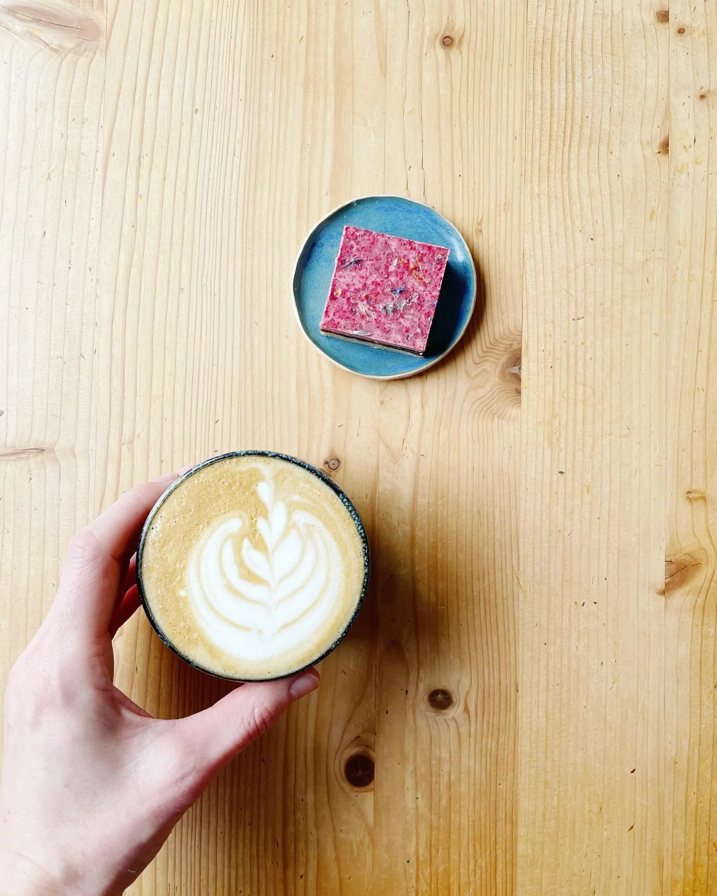 B A K E D B Y B E T H - Plant based cakes