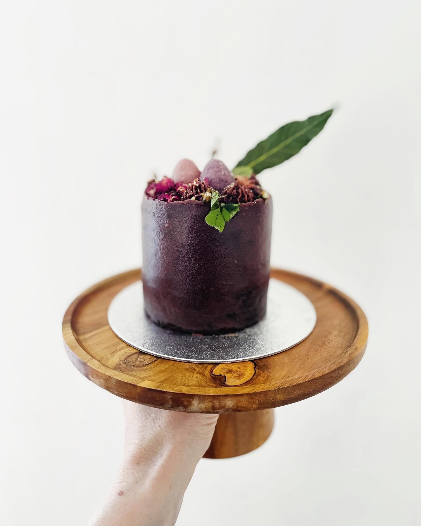 B A K E D B Y B E T H - Plant based cakes