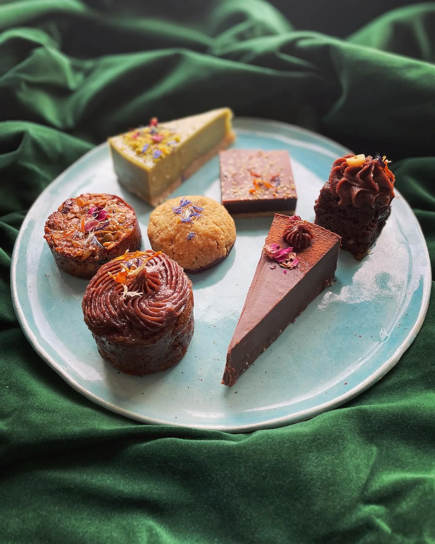 B A K E D B Y B E T H - Plant based cakes