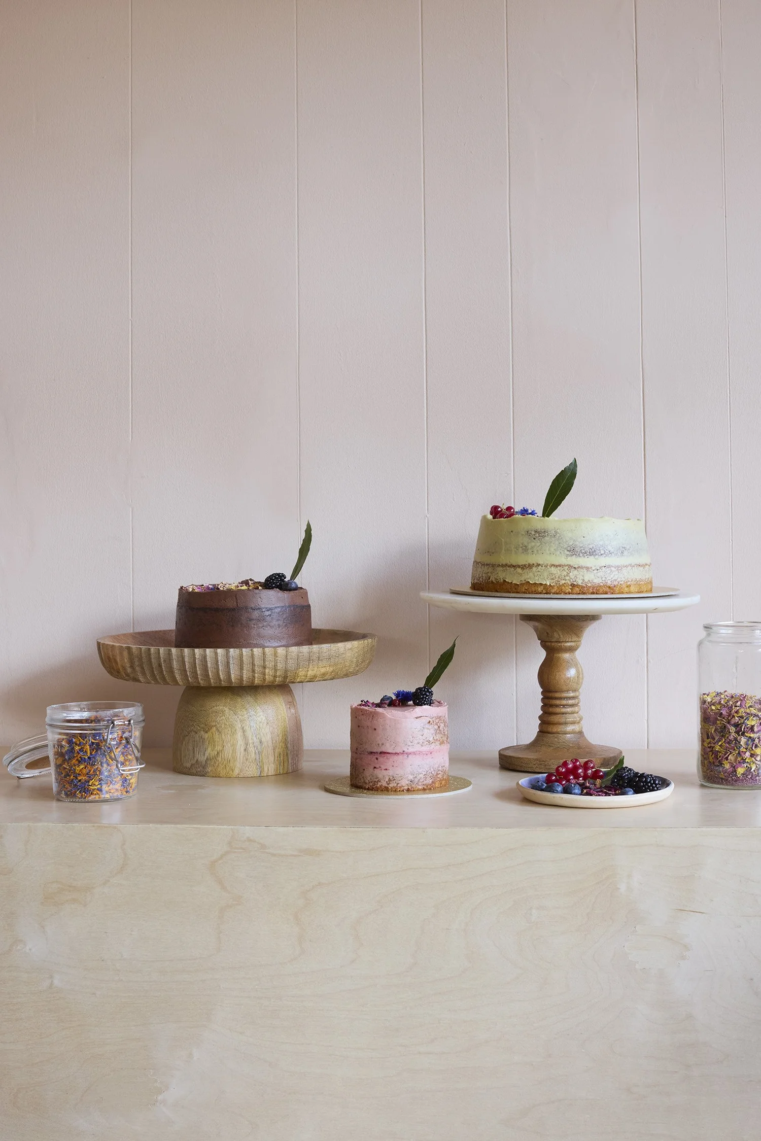 B A K E D B Y B E T H - Plant powered cakes in the Cotswolds