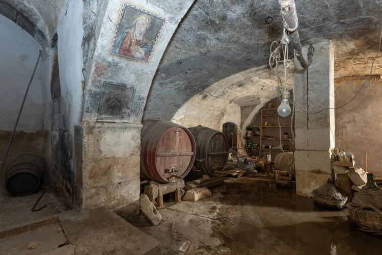The Abandoned City on a Mountain in Italy — Abandoned Central