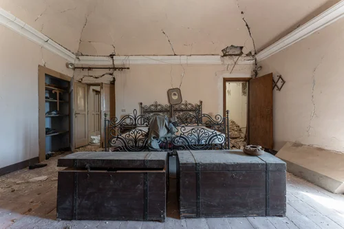 The Abandoned City on a Mountain in Italy — Abandoned Central